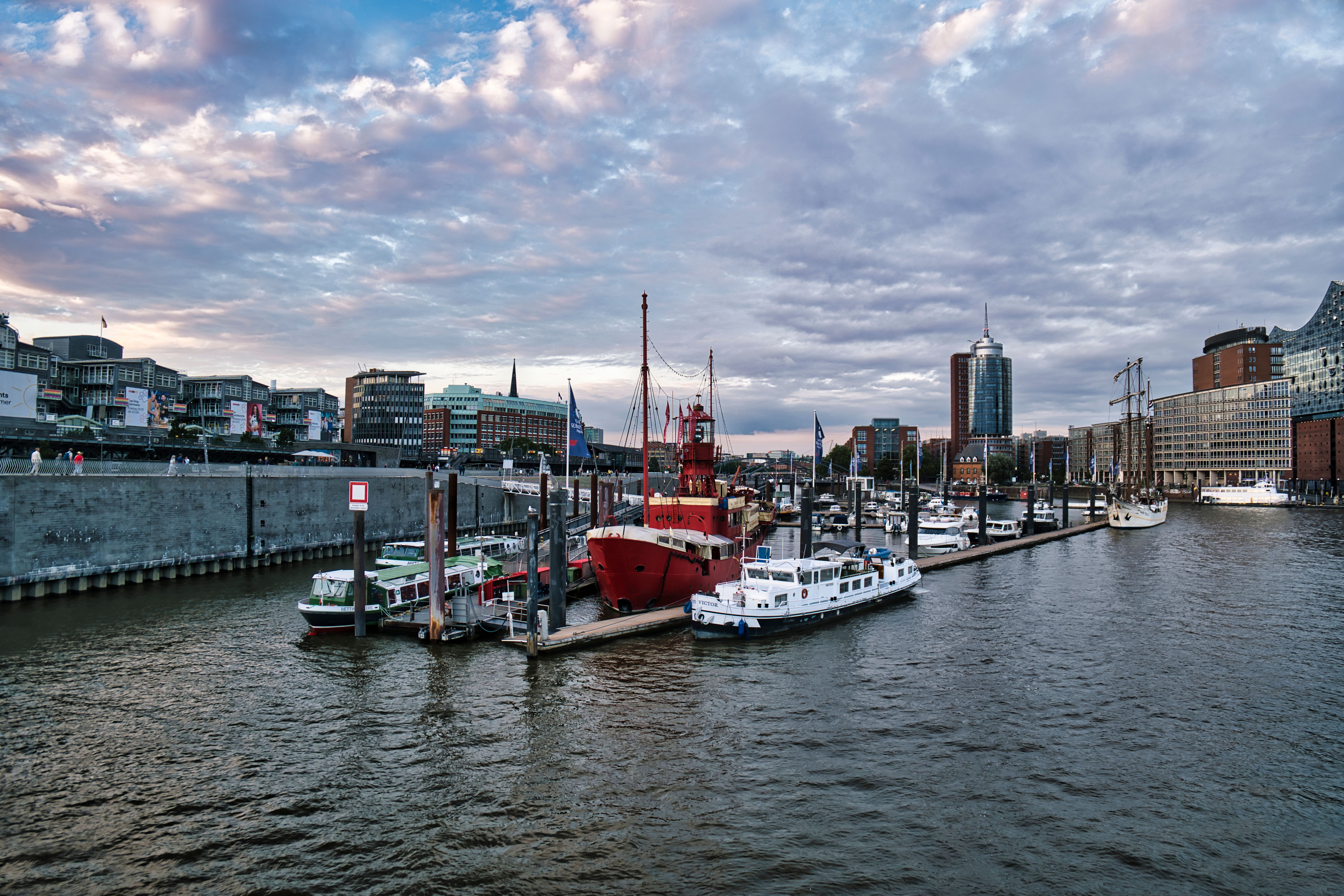 Cityscape with Ships and Boats in Elbe River Port, Hamburg, Germany ...