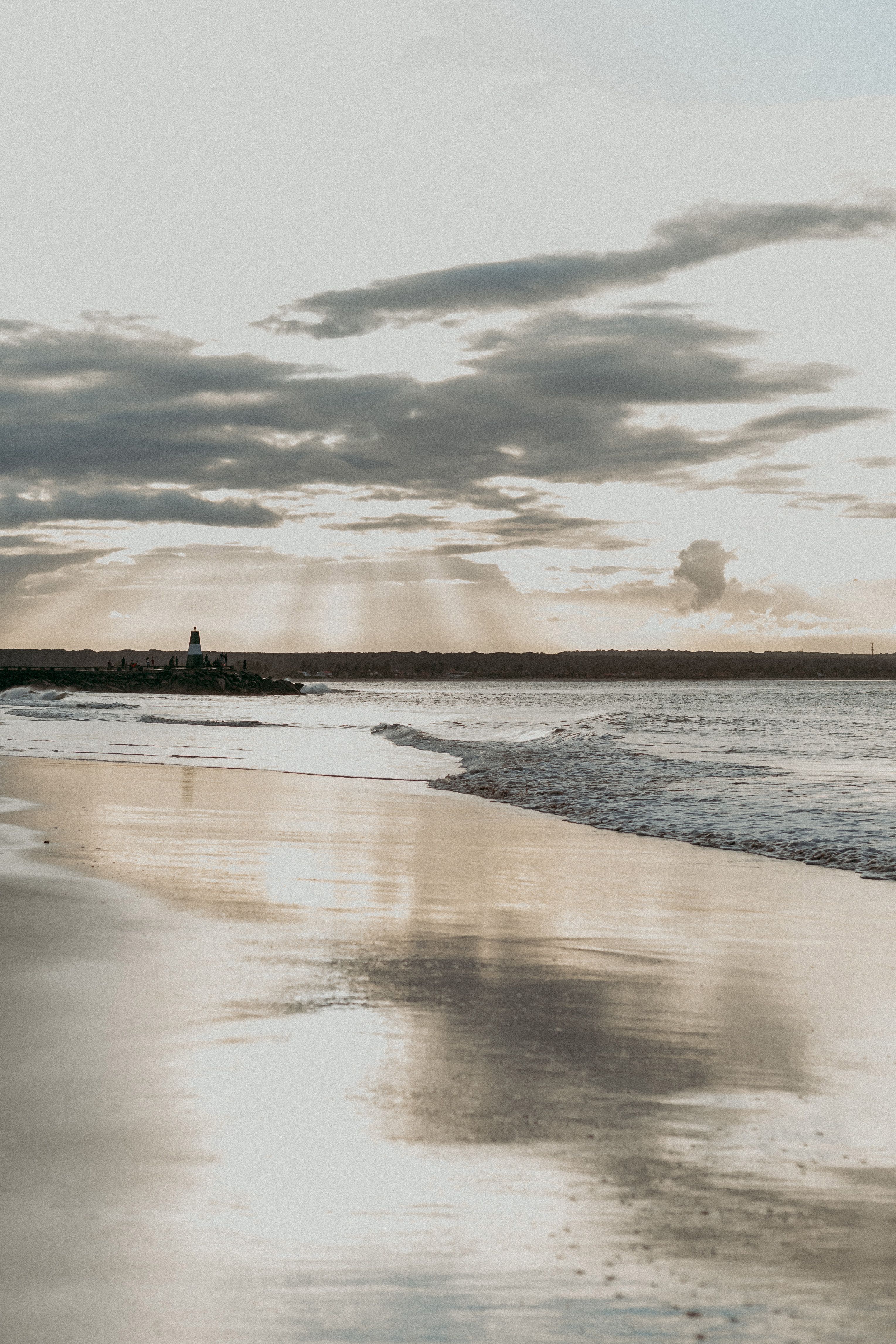 Seaside at Dawn · Free Stock Photo
