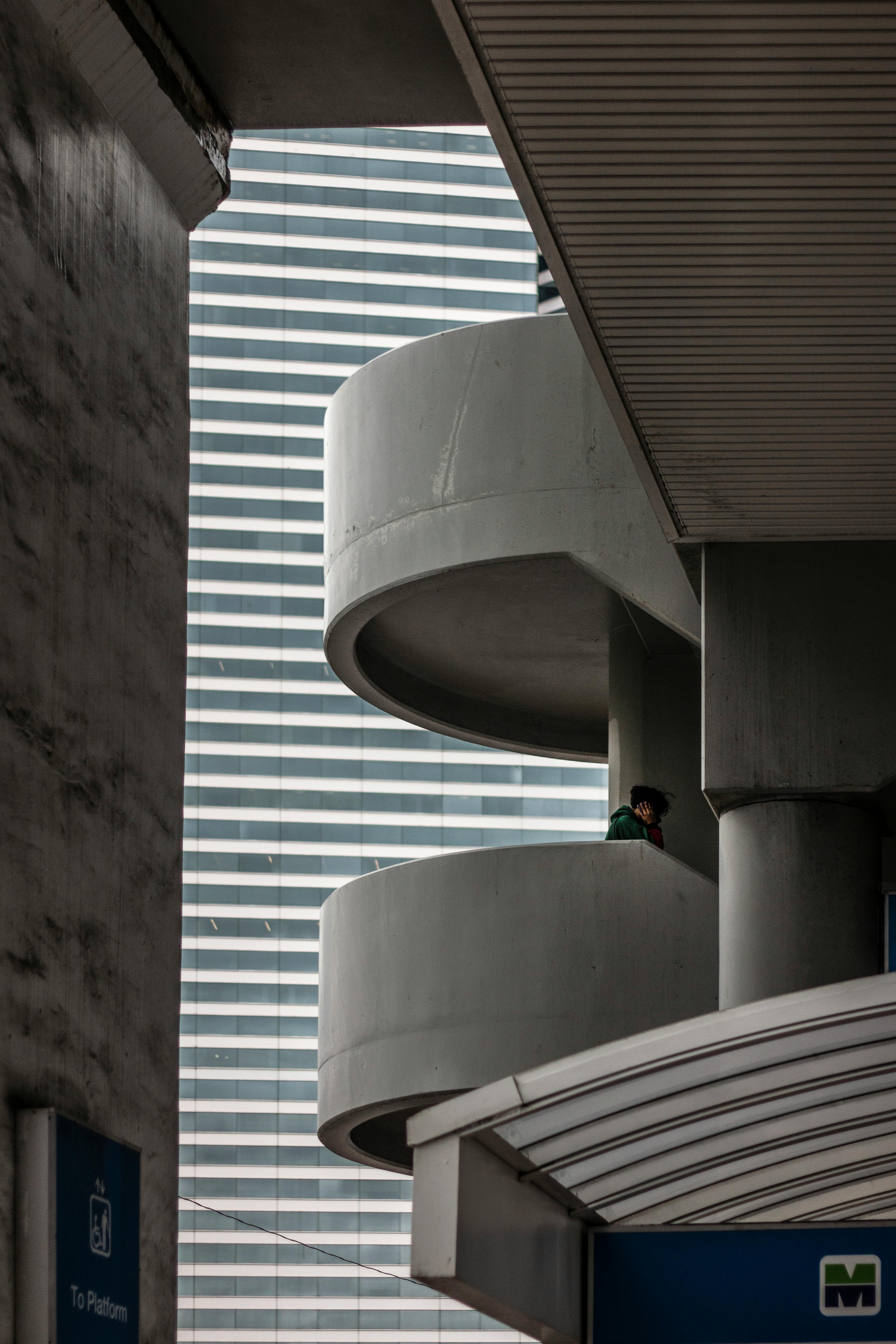 Buildings behind Circular Gap · Free Stock Photo