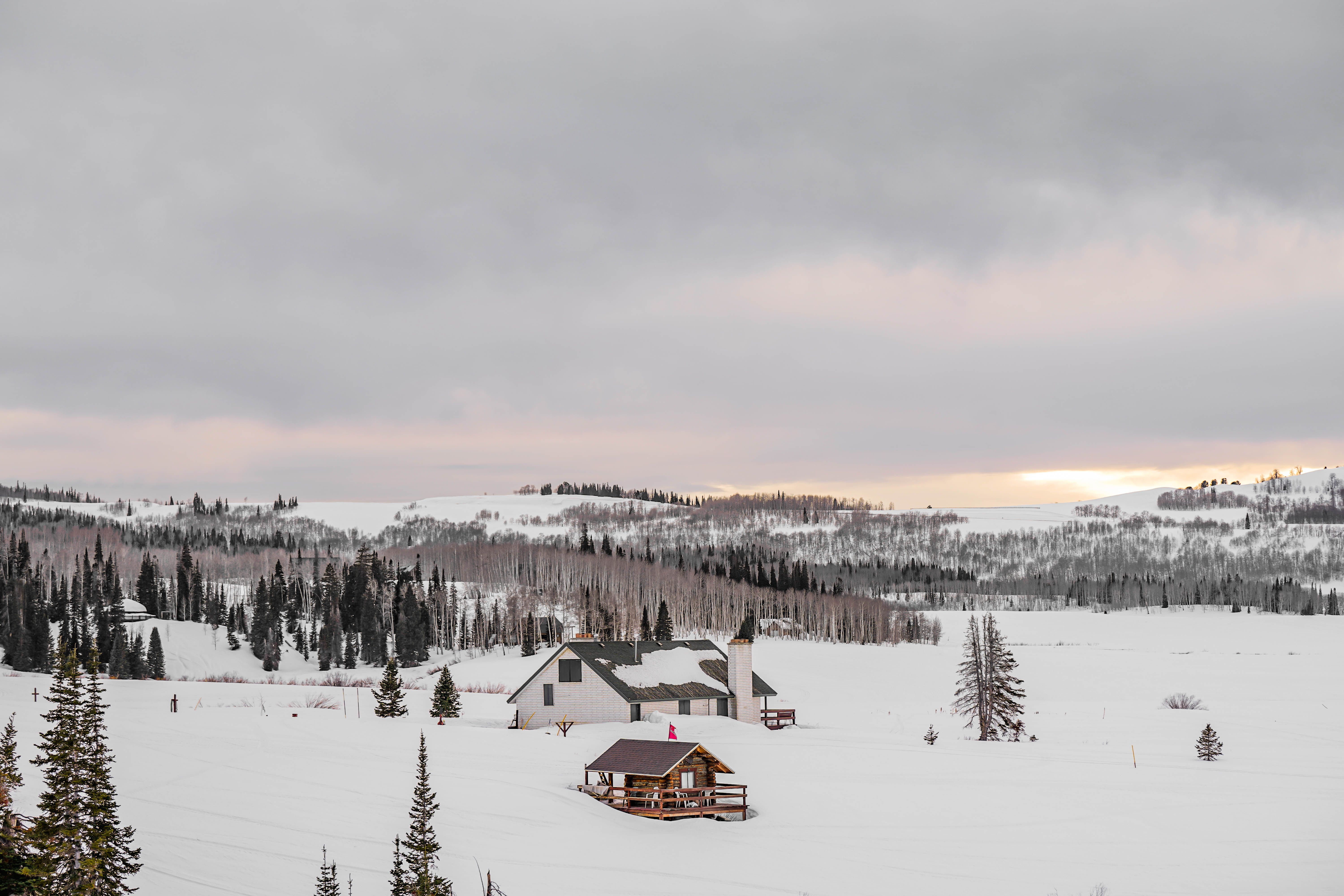 A House in Winter · Free Stock Photo