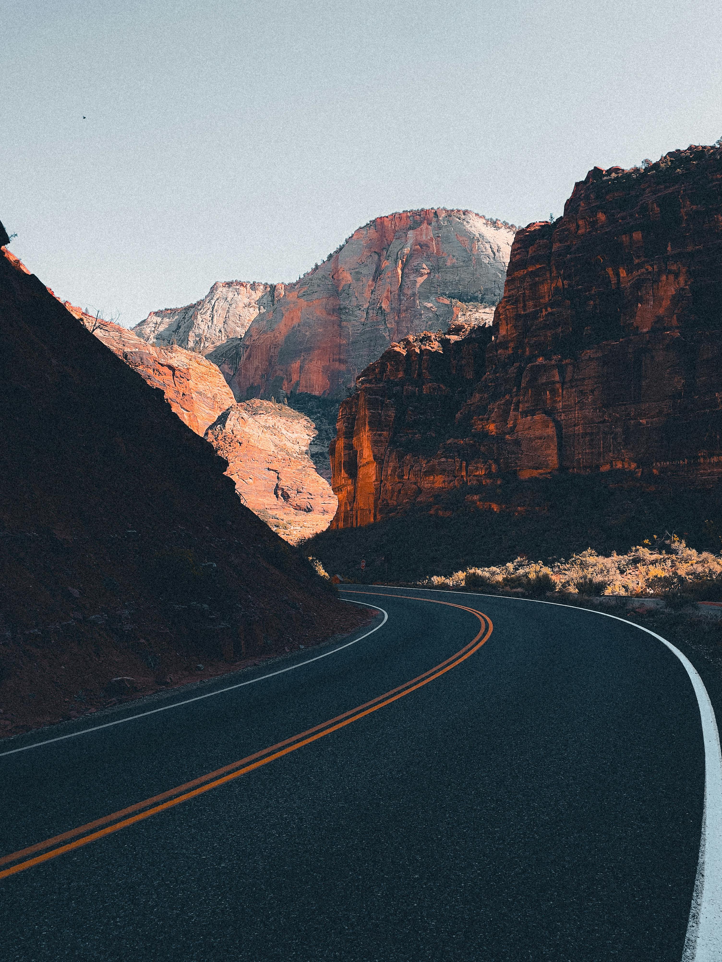 Curved Mountain Road · Free Stock Photo
