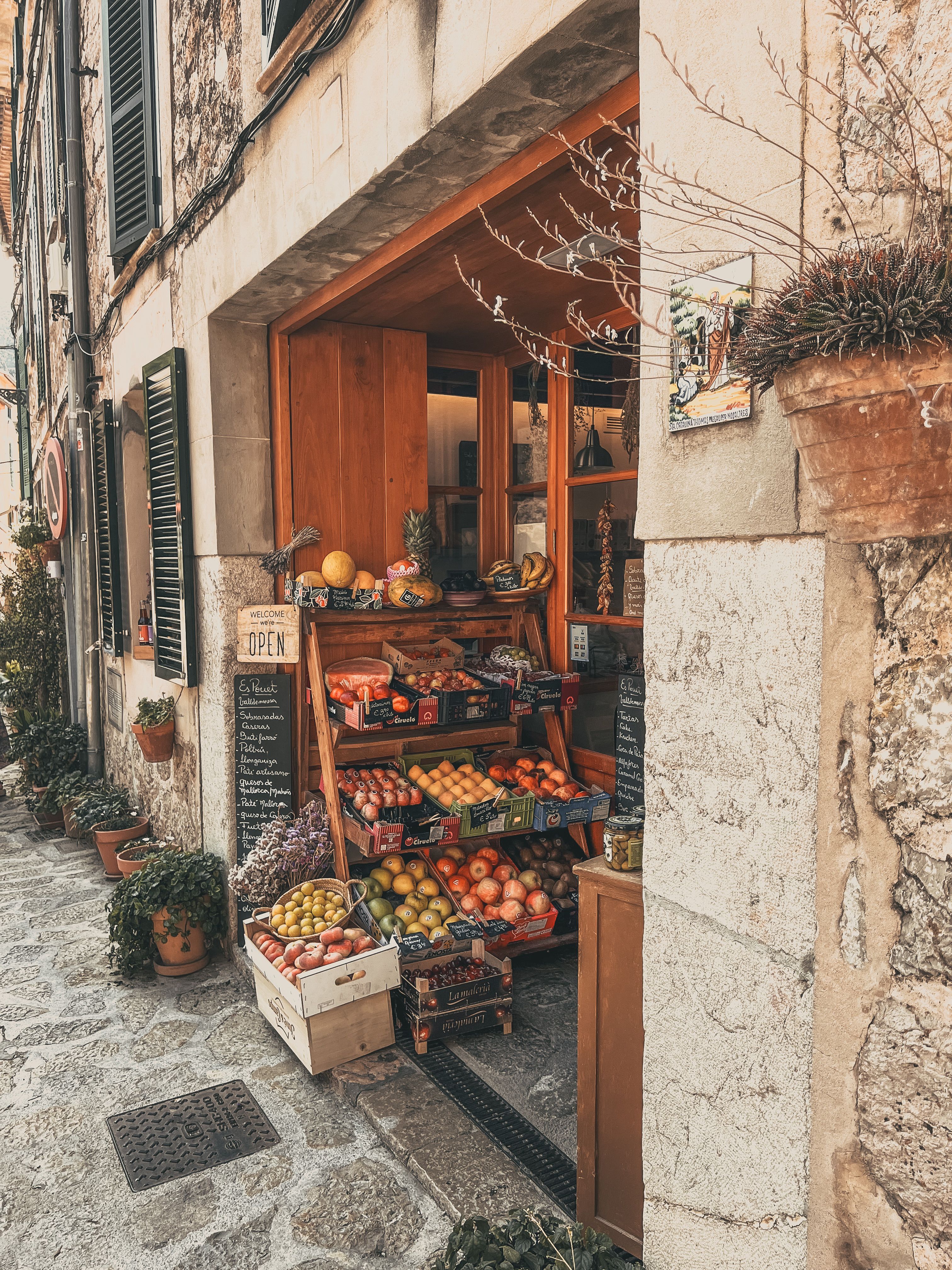 Grocery Store in Town · Free Stock Photo