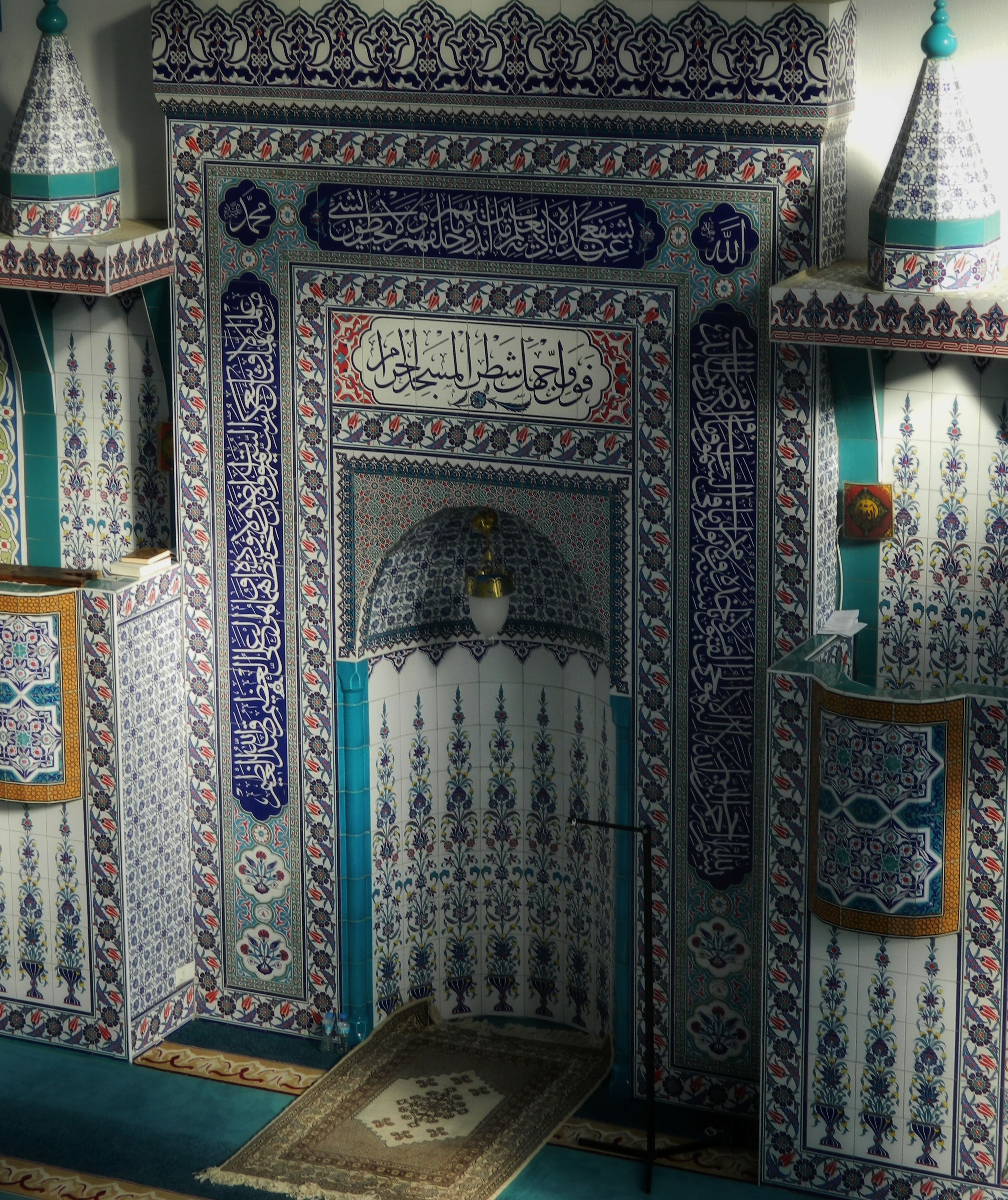 Ornamented Wall in Mosque · Free Stock Photo