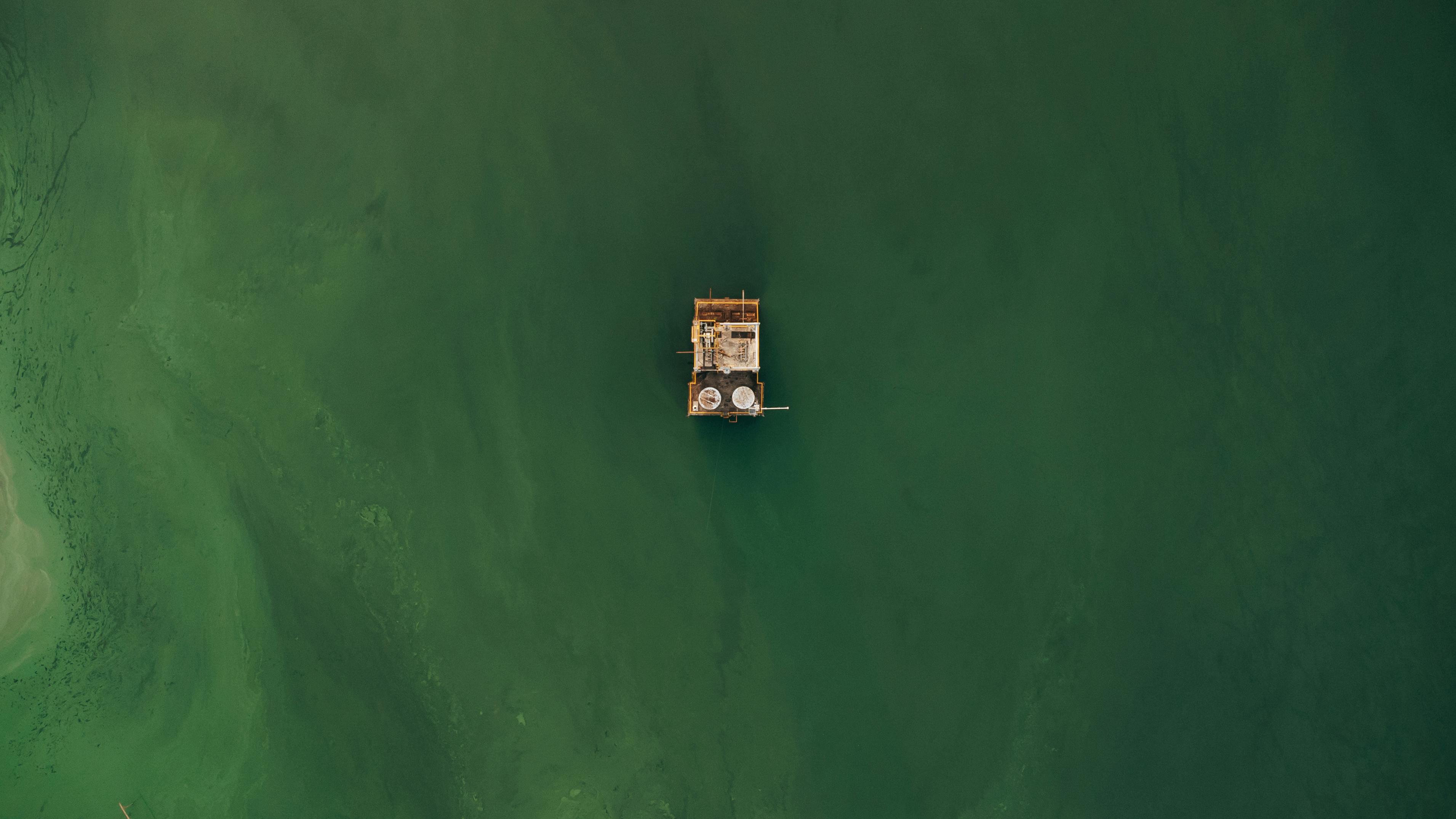 Raft on Lake Water · Free Stock Photo