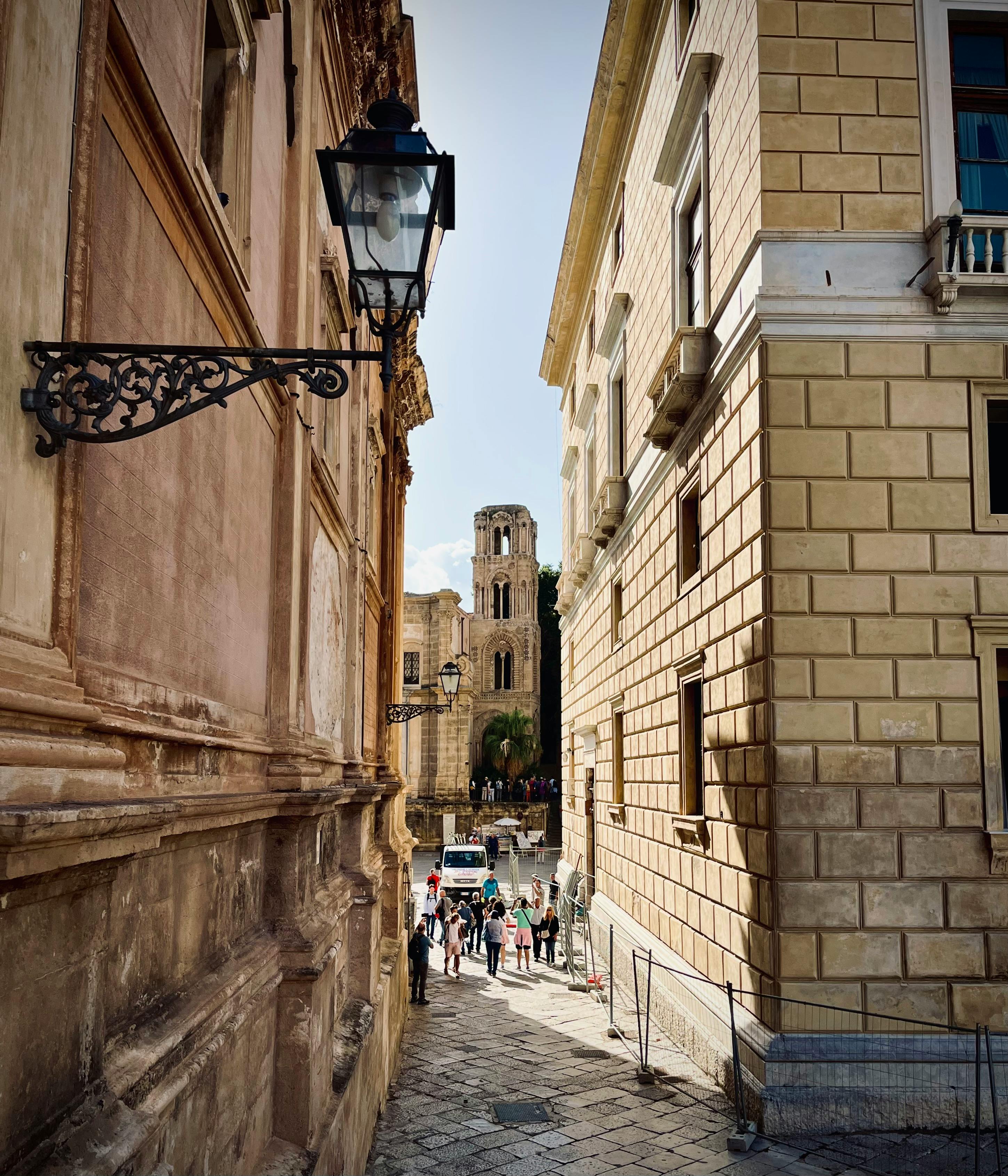 Historic Alley in Town · Free Stock Photo
