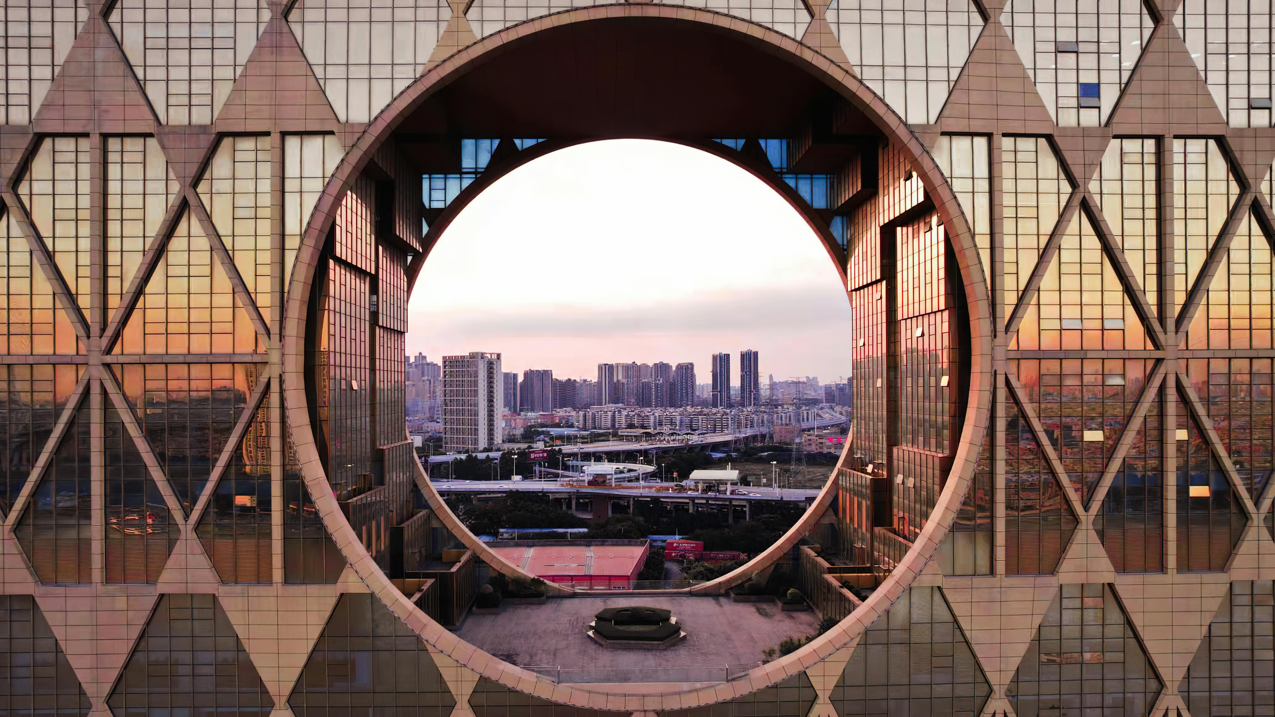 Buildings behind Circular Gap · Free Stock Photo