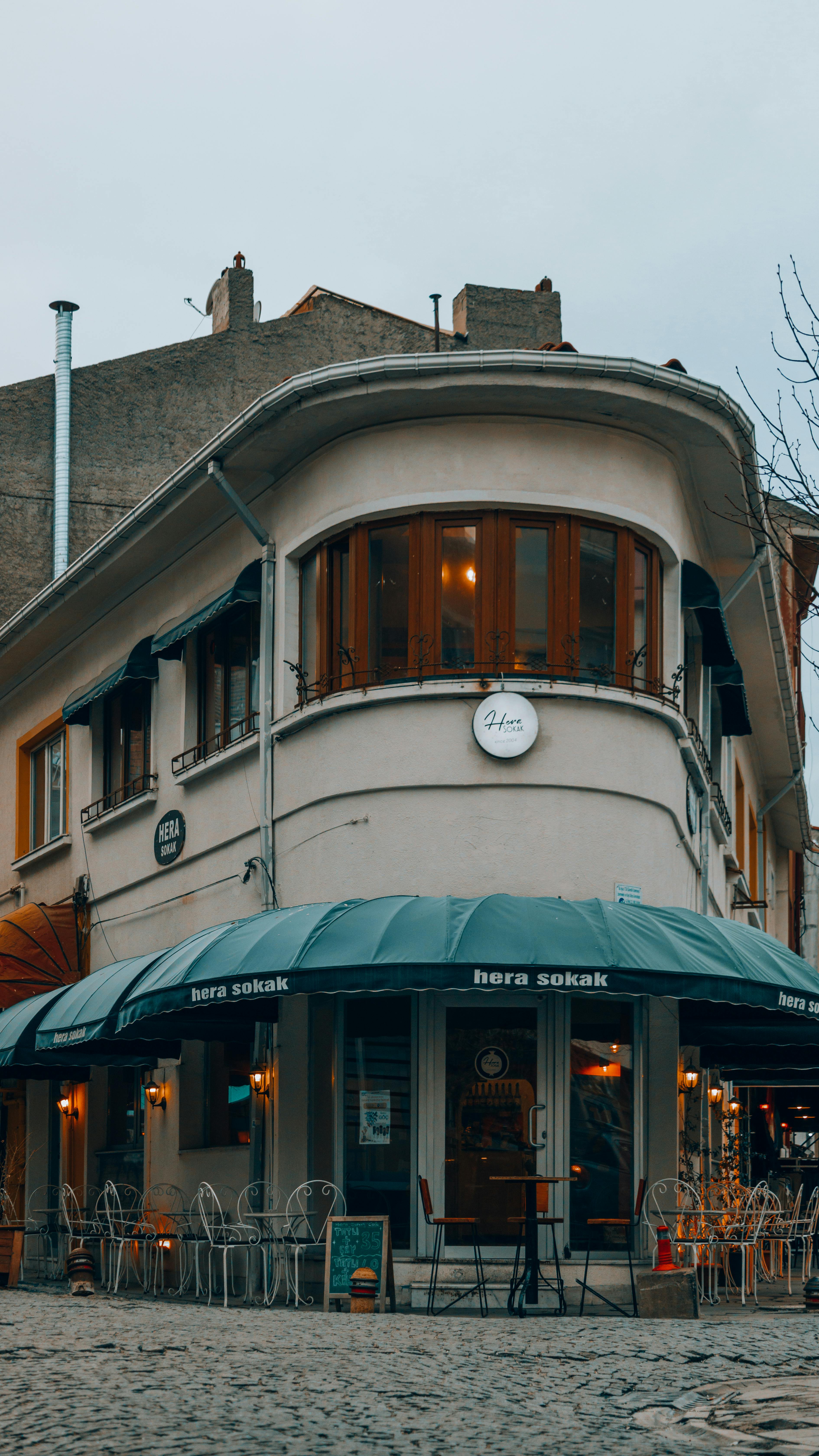 A Traditional Building with a Cafe · Free Stock Photo