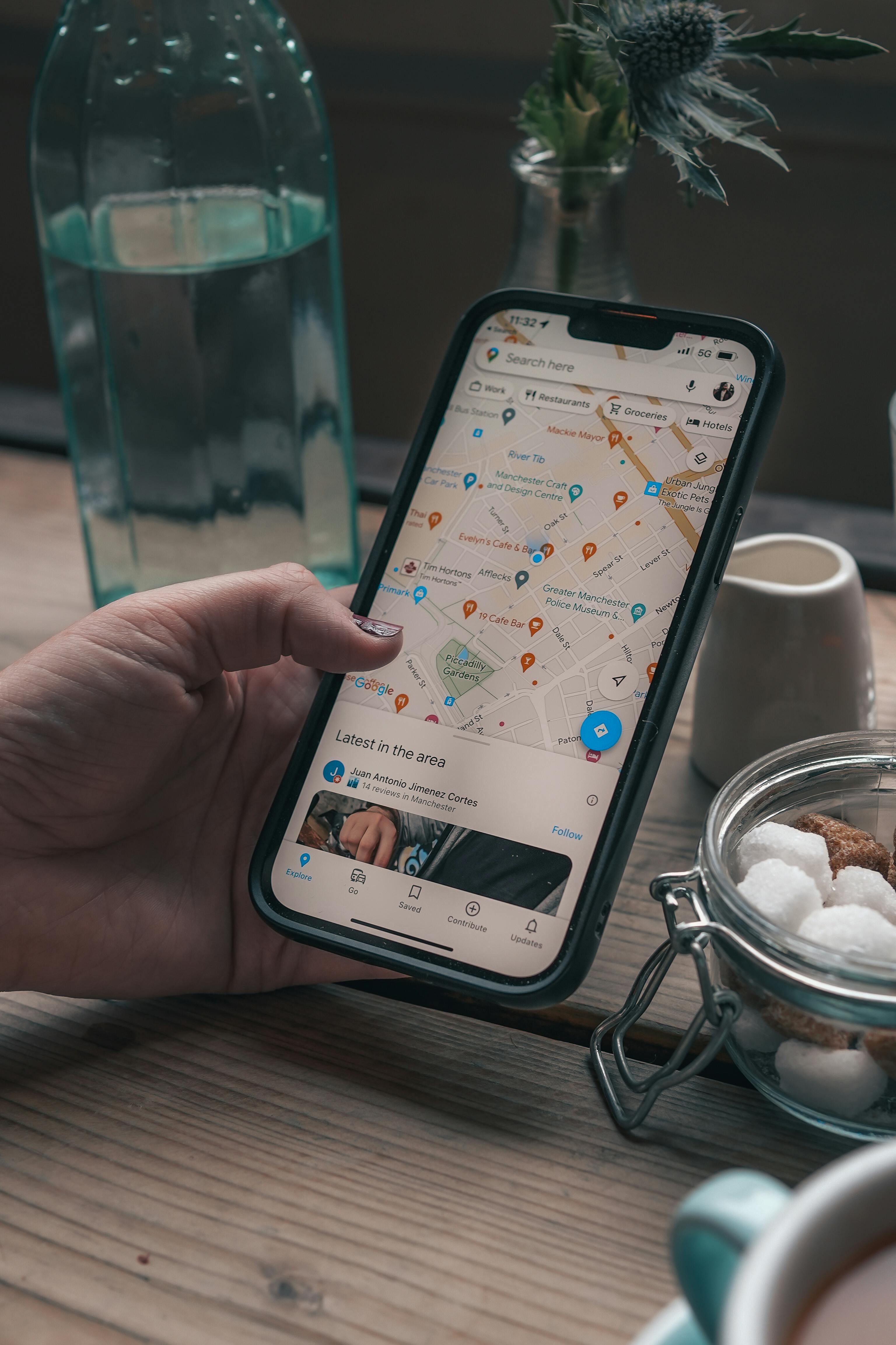 Map on Touchscreen of Smartphone · Free Stock Photo