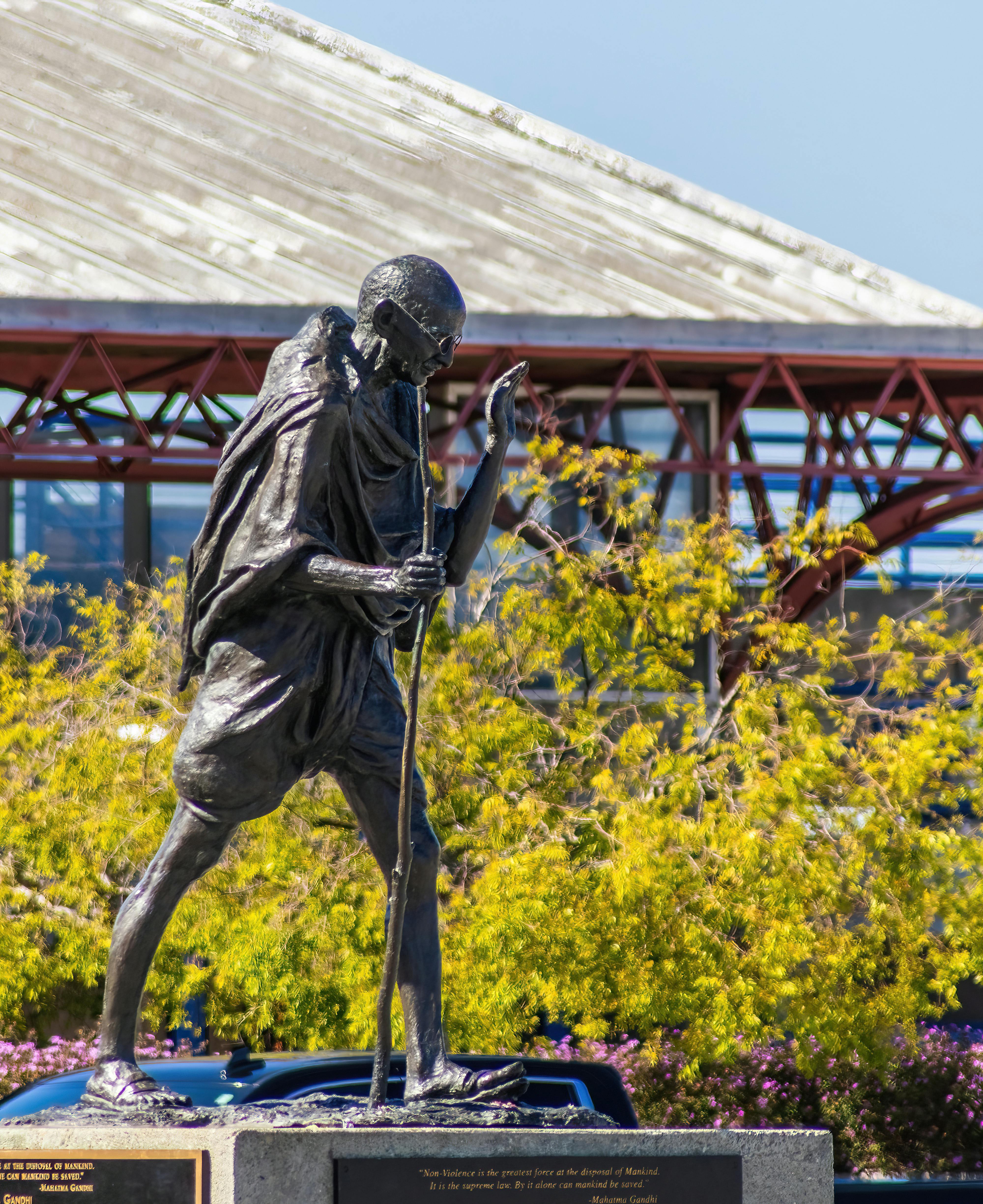 Mahatma Gandhi Statue · Free Stock Photo