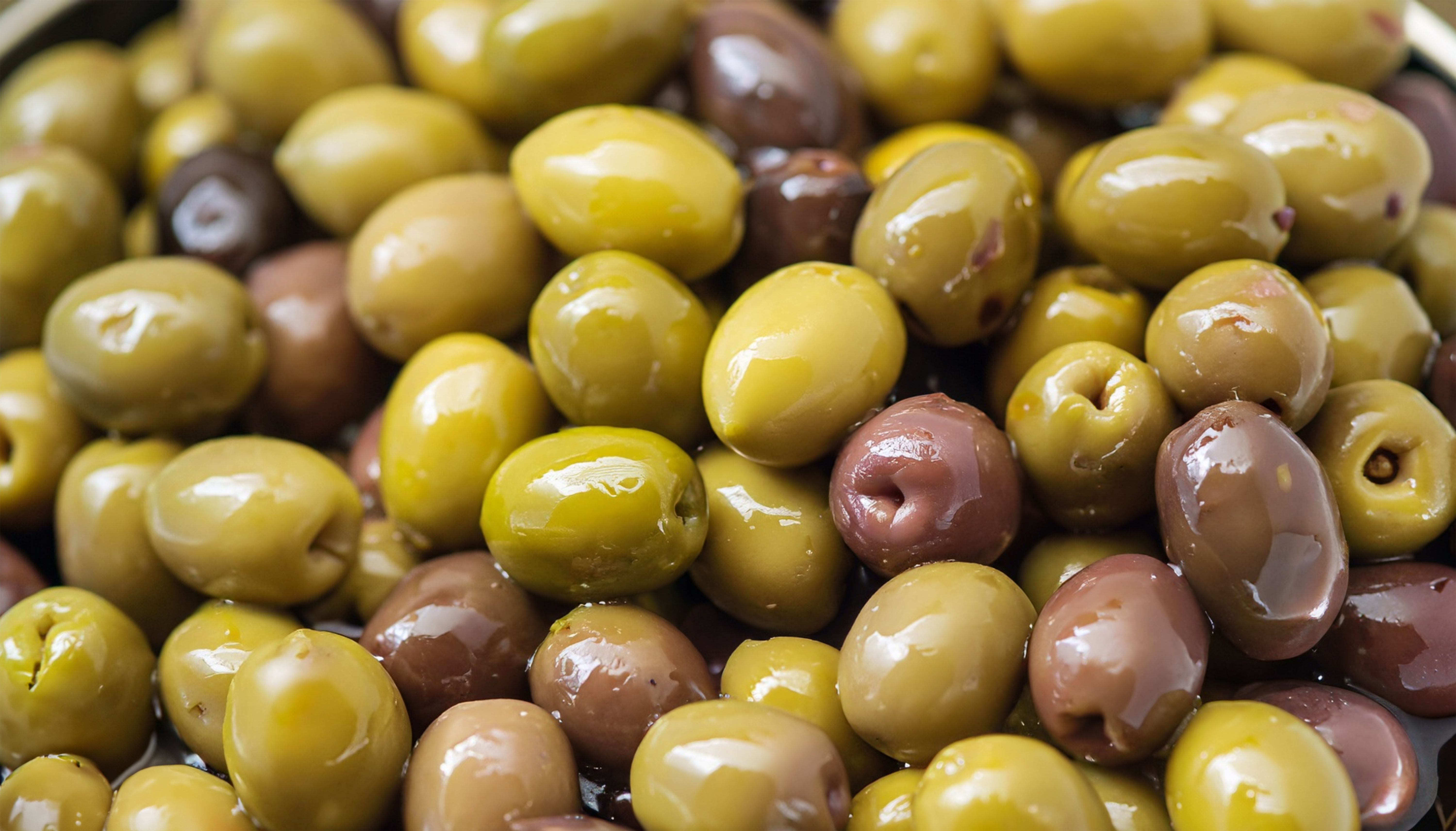 Background of olives close up · Free Stock Photo