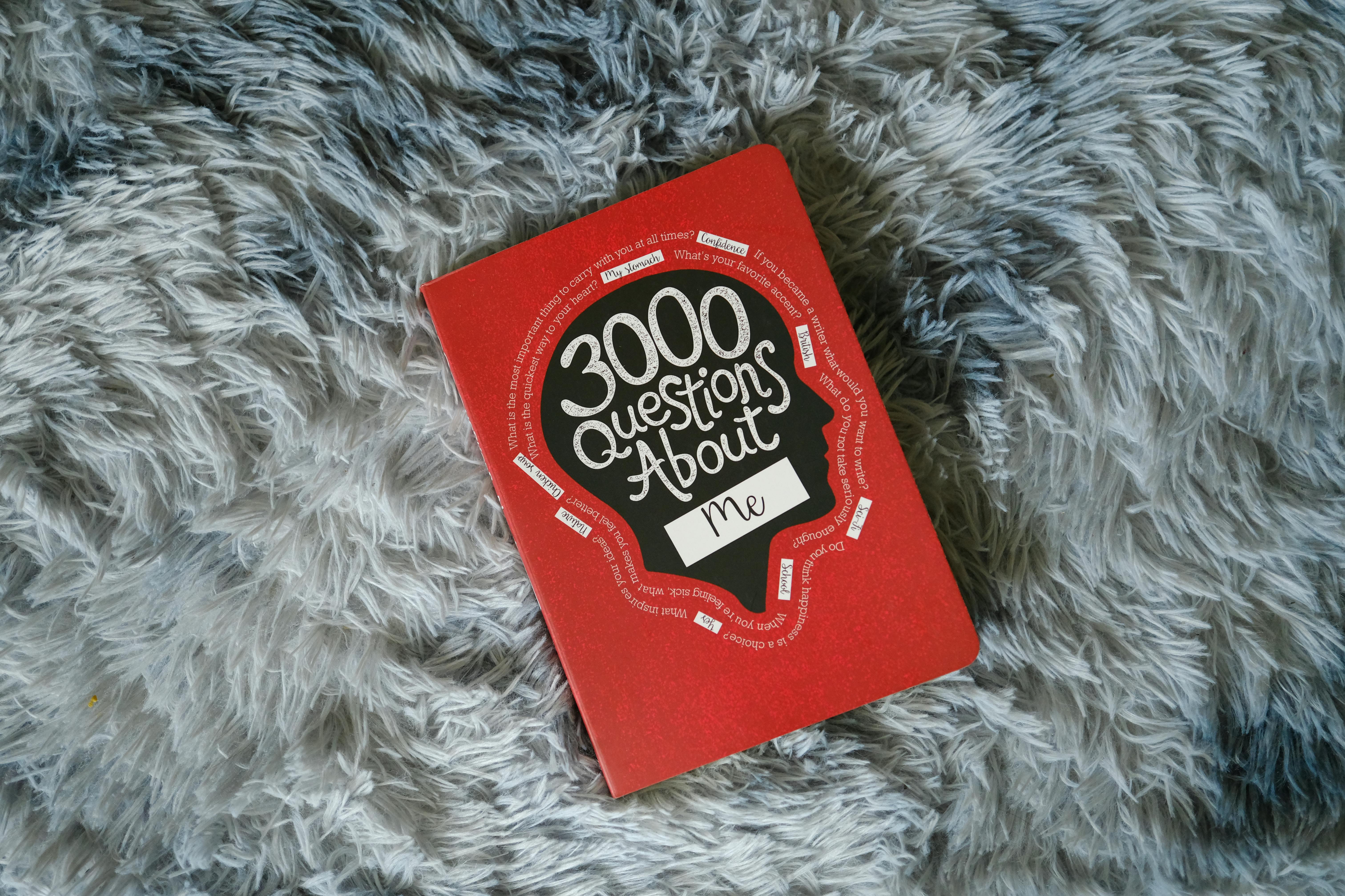3000 Questions About Me · Free Stock Photo