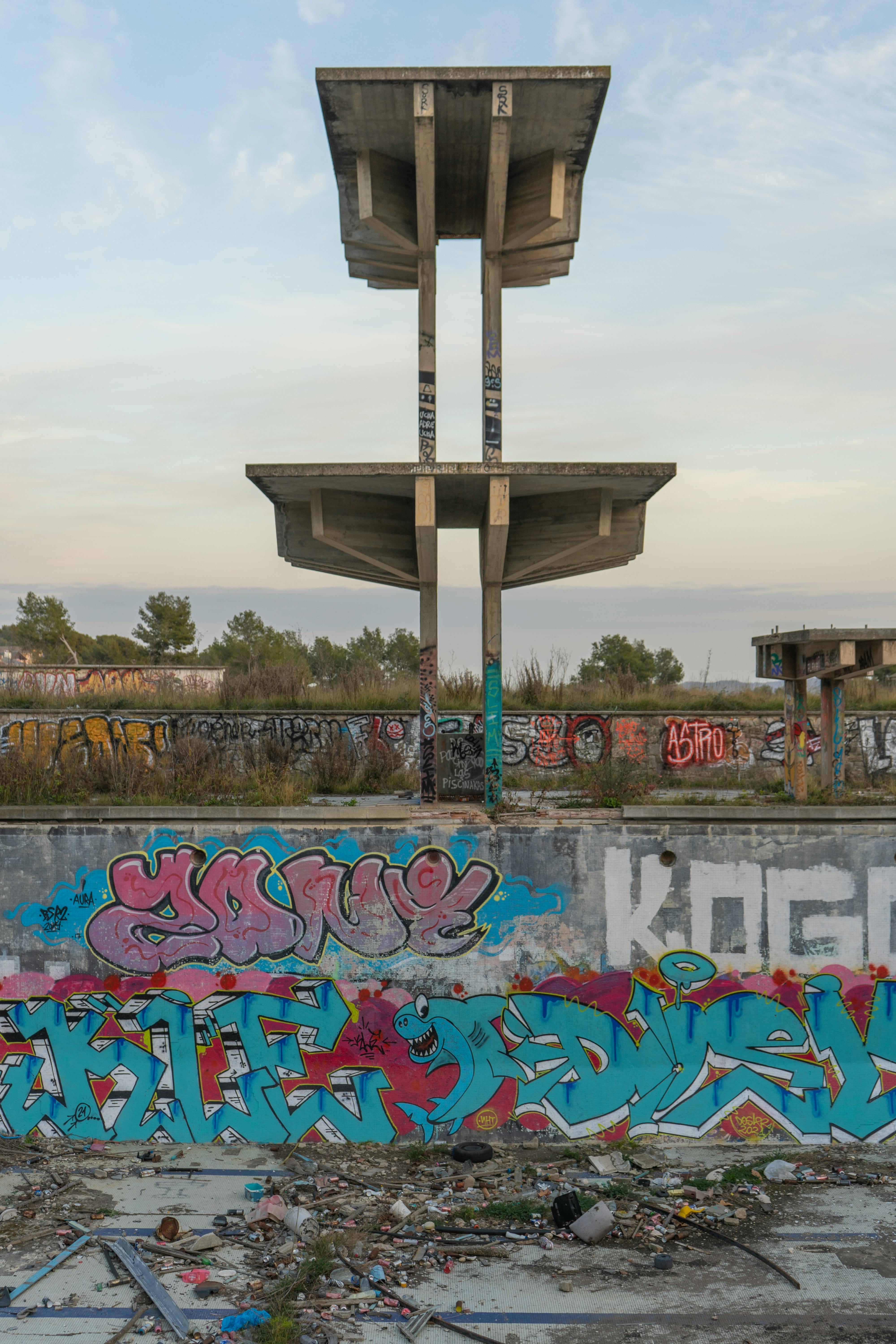 Abandoned Vandalized Swimming Pool · Free Stock Photo