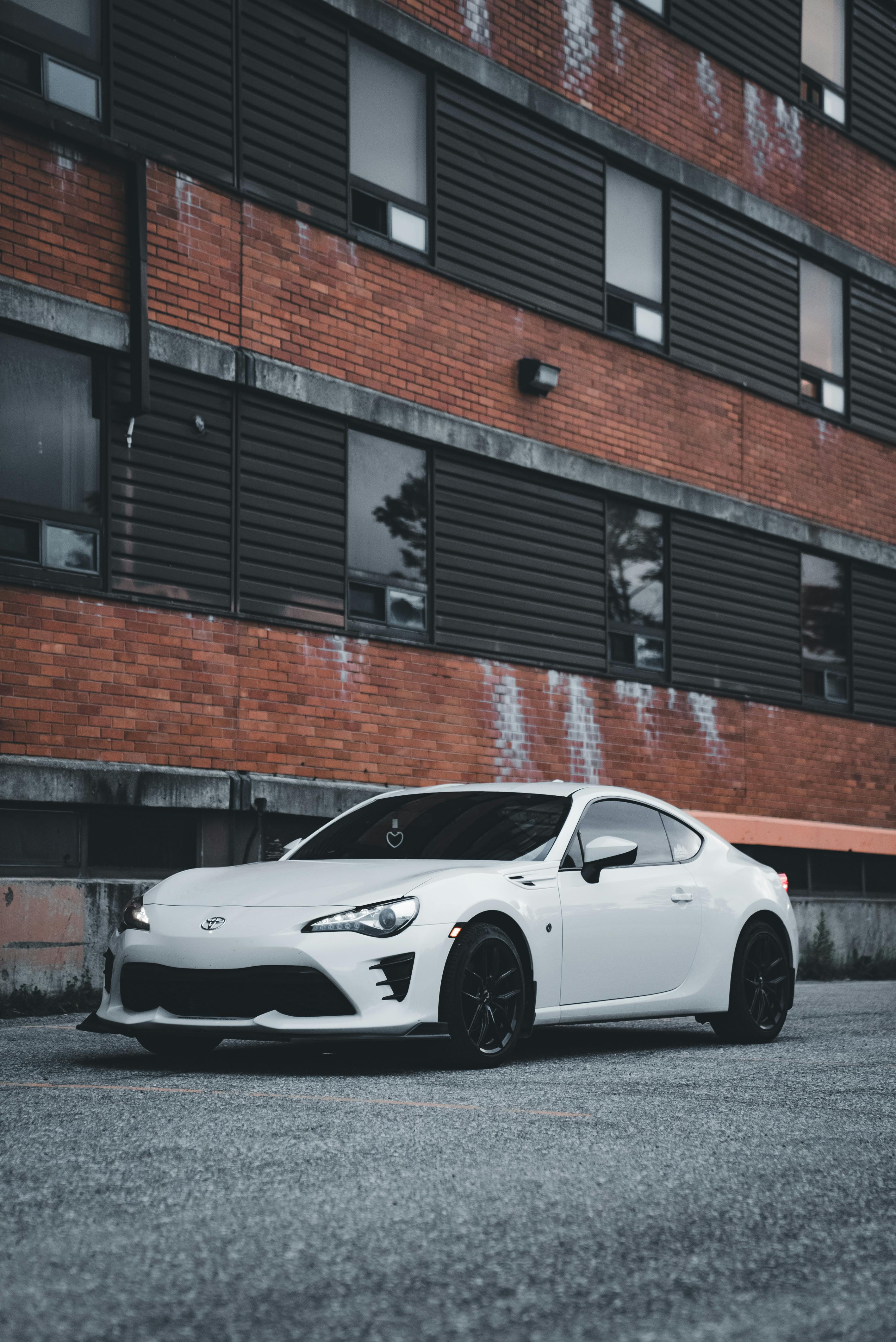 Toyota GT86 on Street · Free Stock Photo