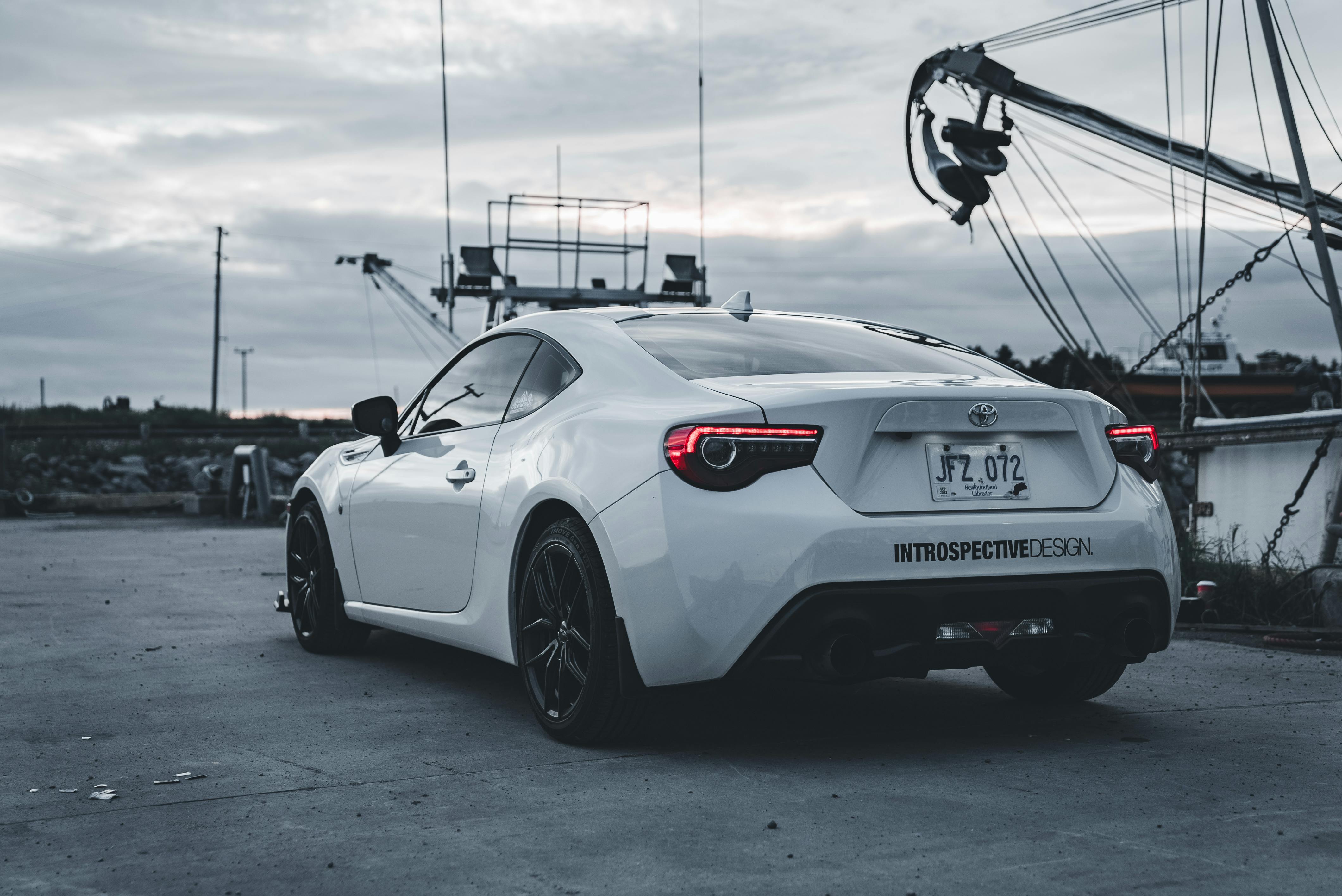 White Toyota GT86 on Pavement · Free Stock Photo