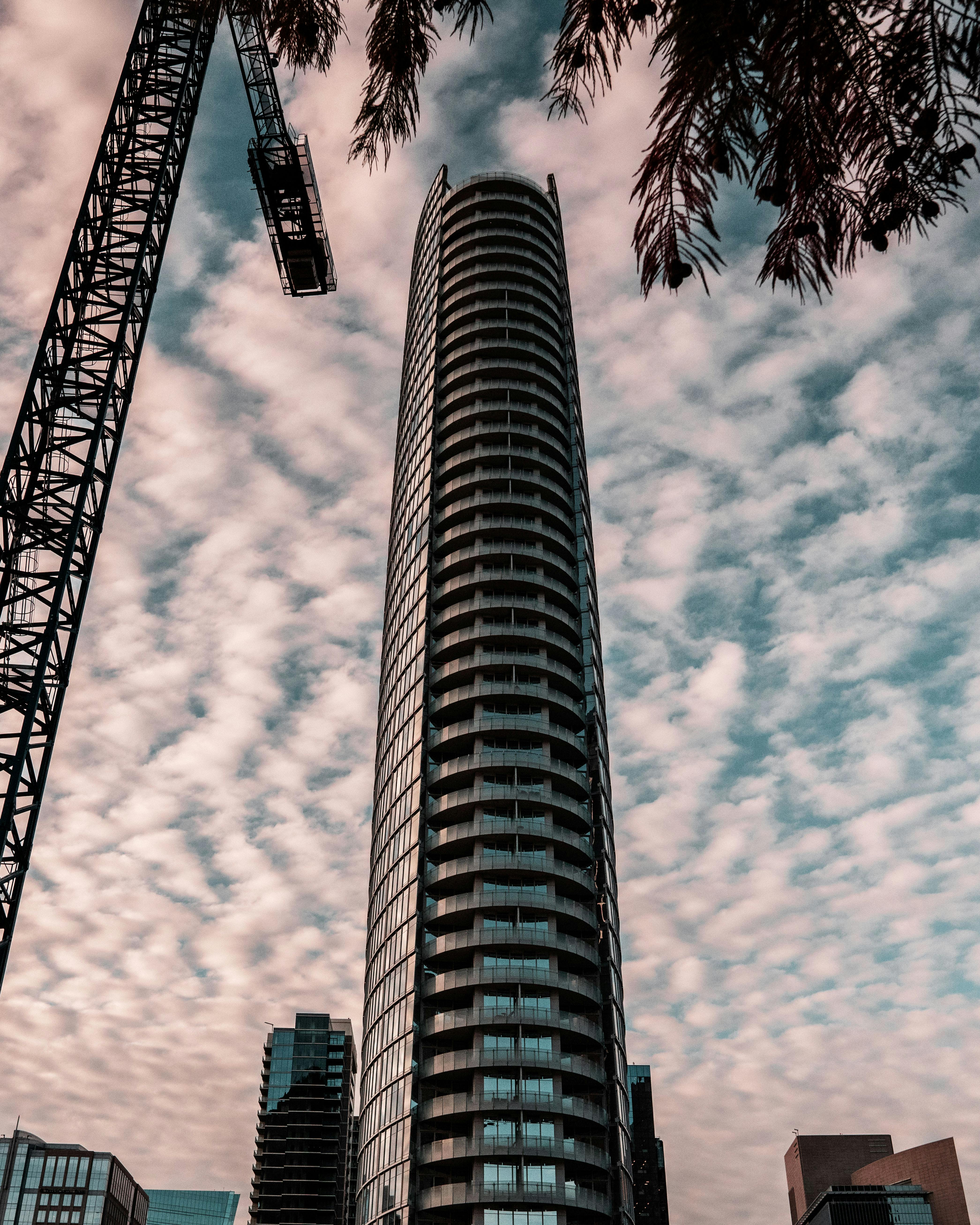 Prise De Vue En Contre Plongée Du Bâtiment · Photo gratuite