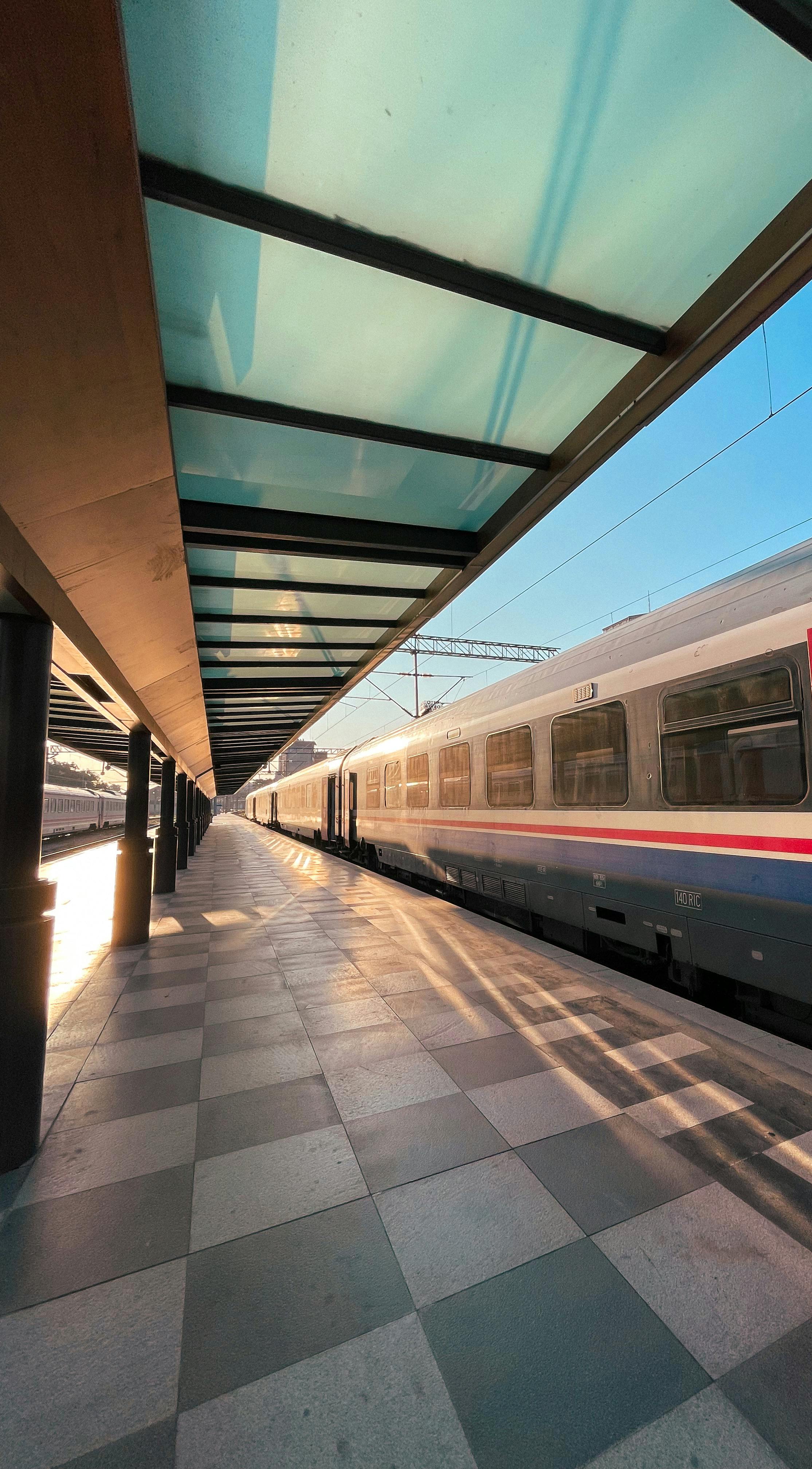 Kruis Tren Photos, Download The BEST Free Kruis Tren Stock Photos & HD ...