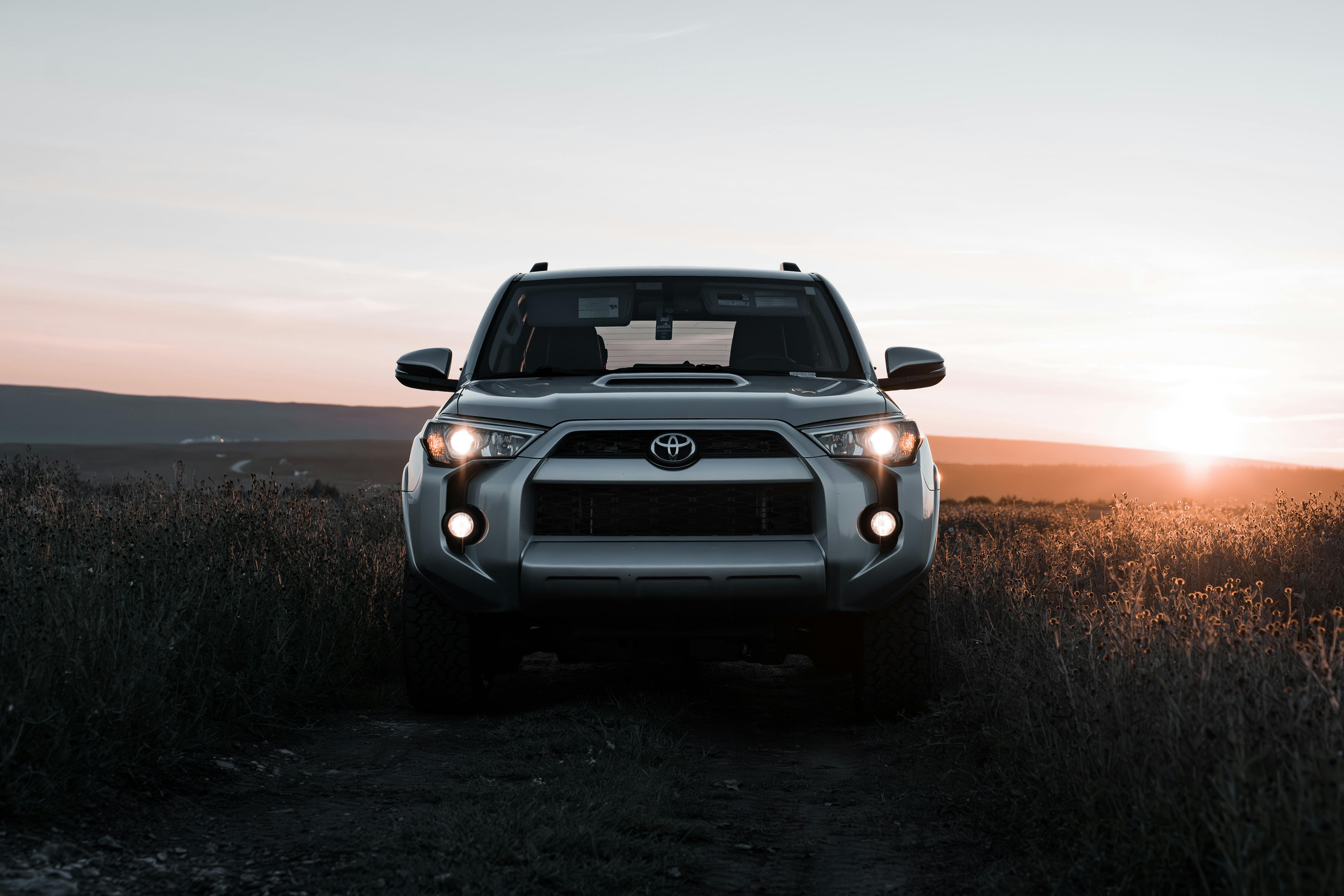 Sunset Sunlight over Toyota 4Runner · Free Stock Photo