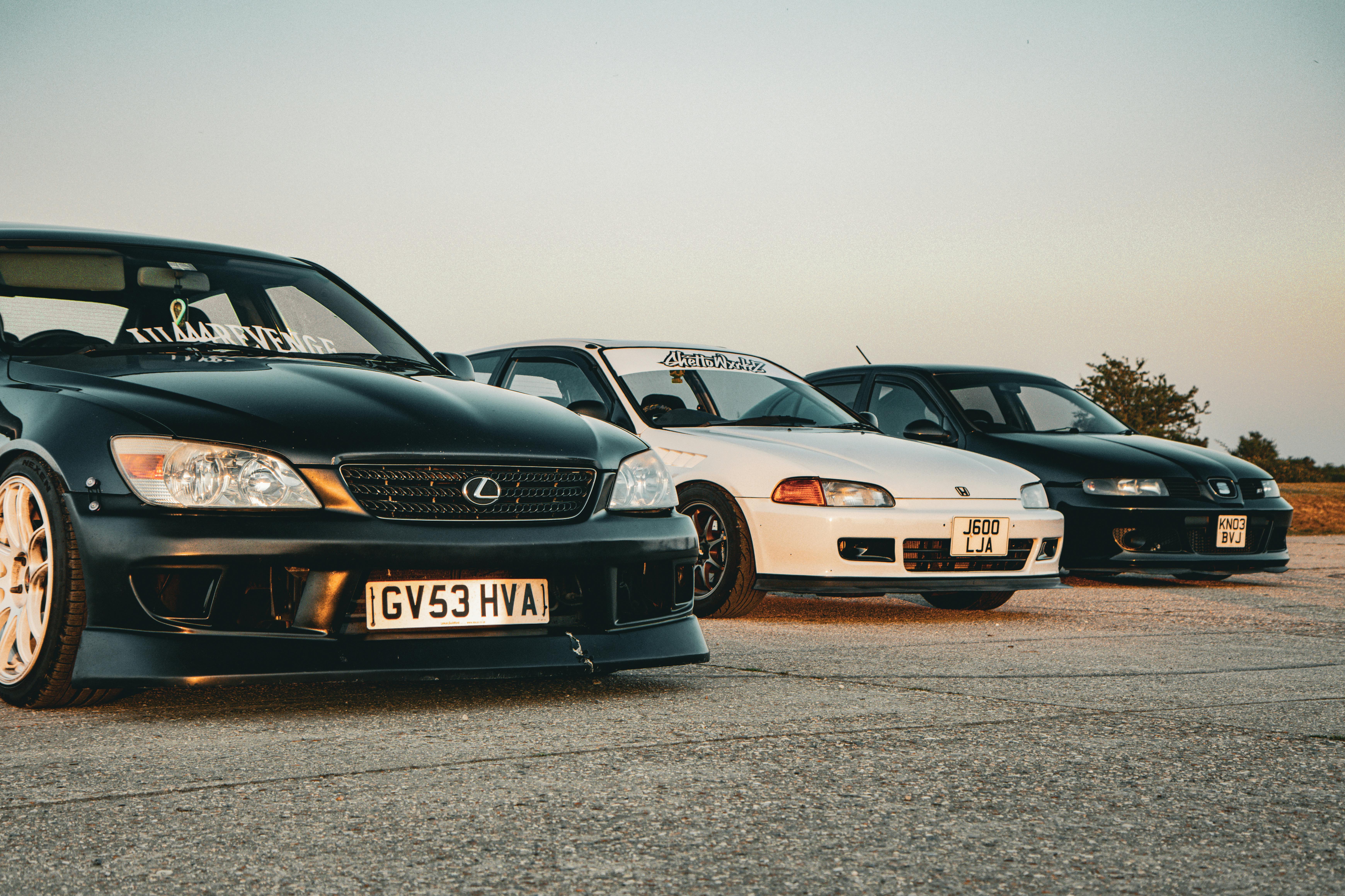 Cars at Sunset · Free Stock Photo