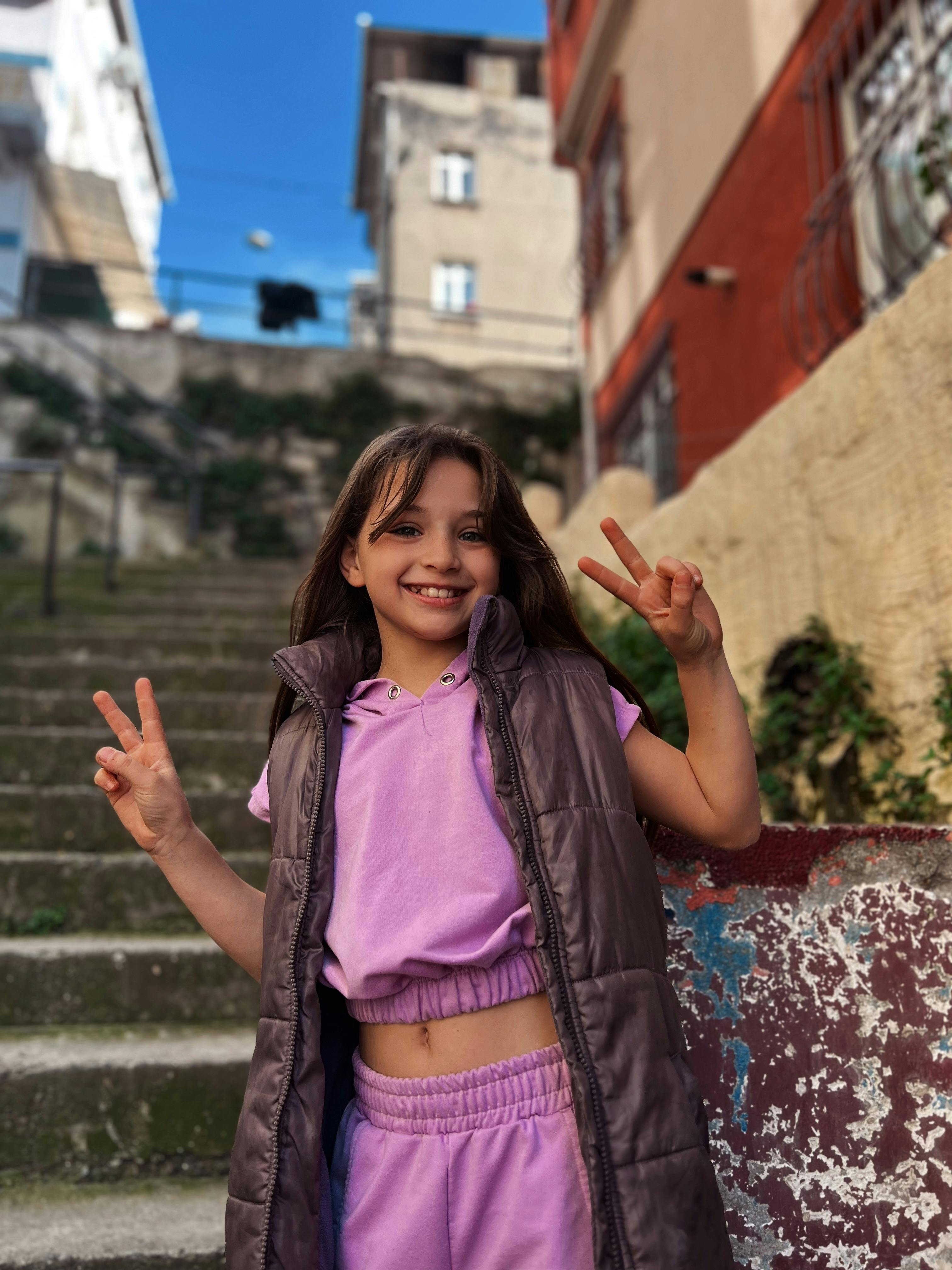 Young Girl] Photos, Download The BEST Free Young Girl] Stock Photos ...