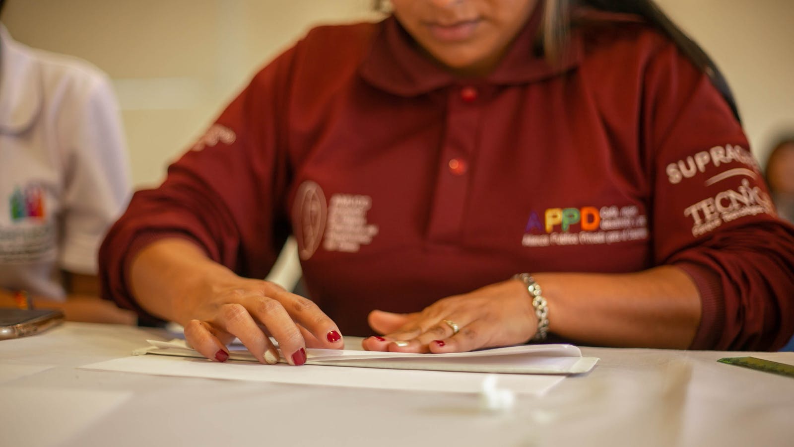 Hands Folding Paper Photos, Download The BEST Free Hands Folding Paper ...