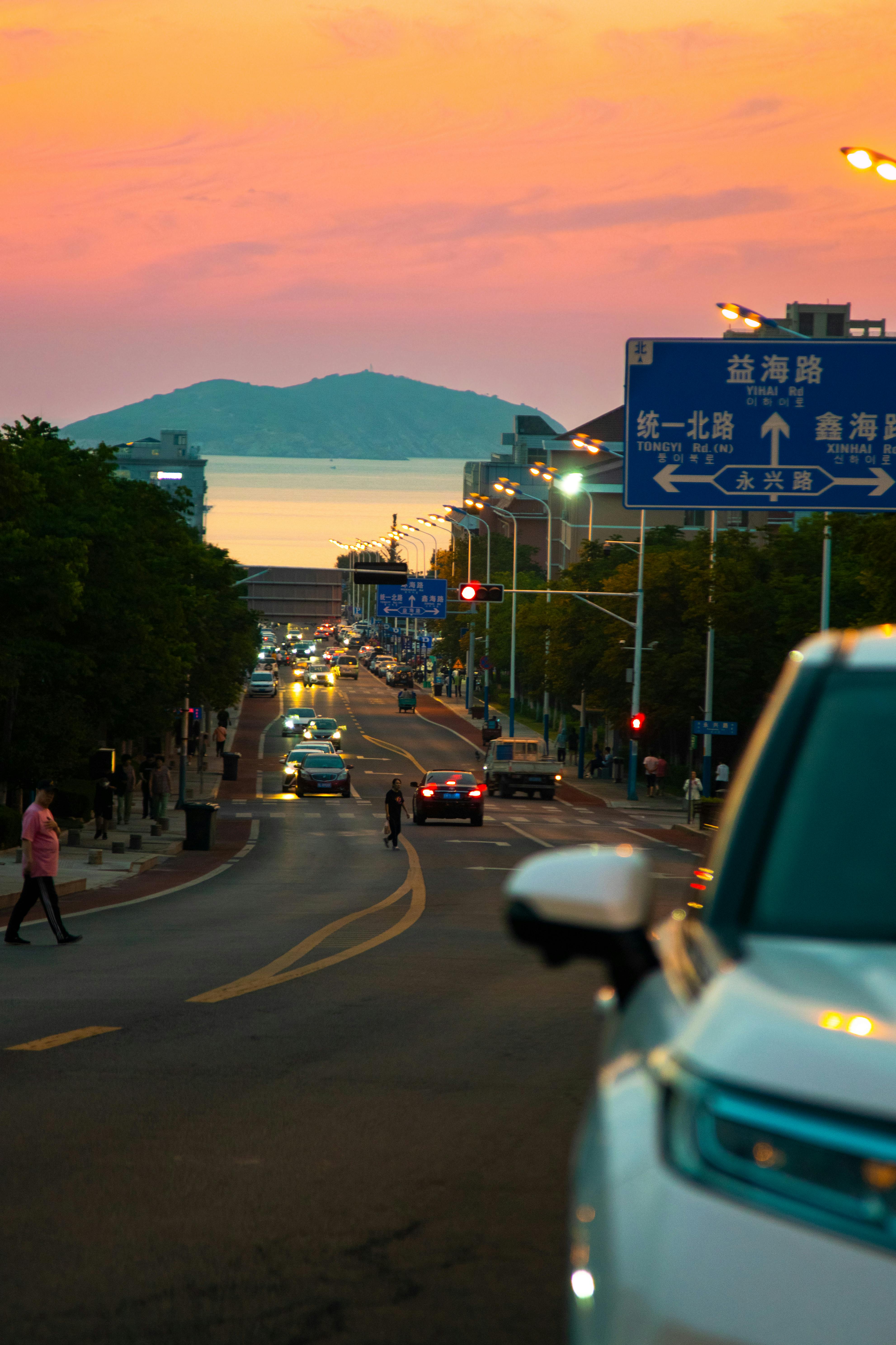 Street in Seaside at Sunset · Free Stock Photo