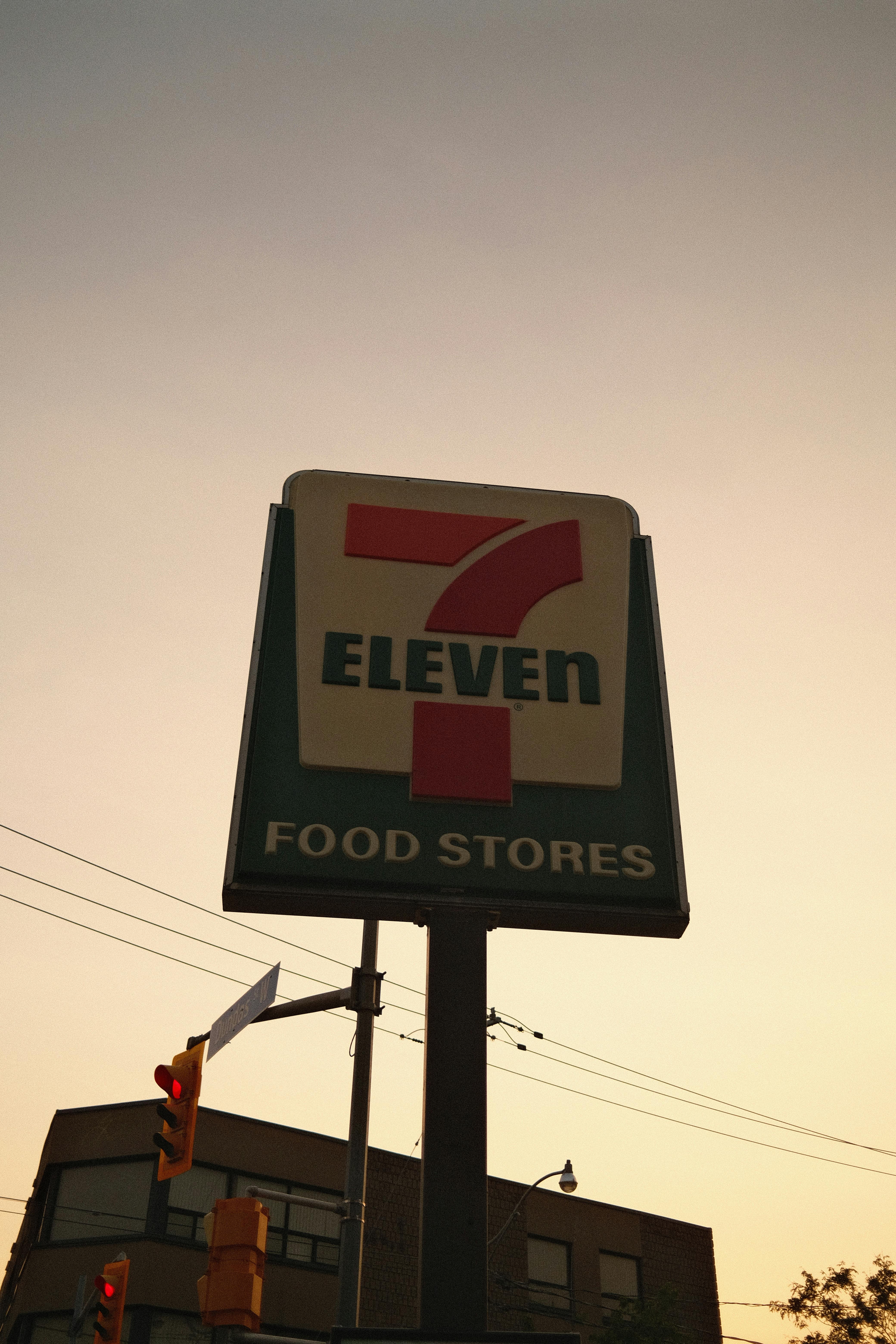 Large 7-Eleven Sign · Free Stock Photo