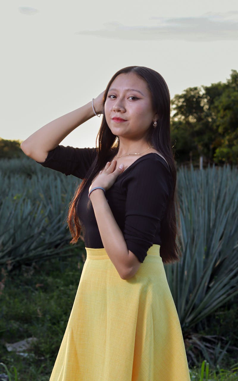 Women Posing Photos, Download The BEST Free Women Posing Stock Photos ...