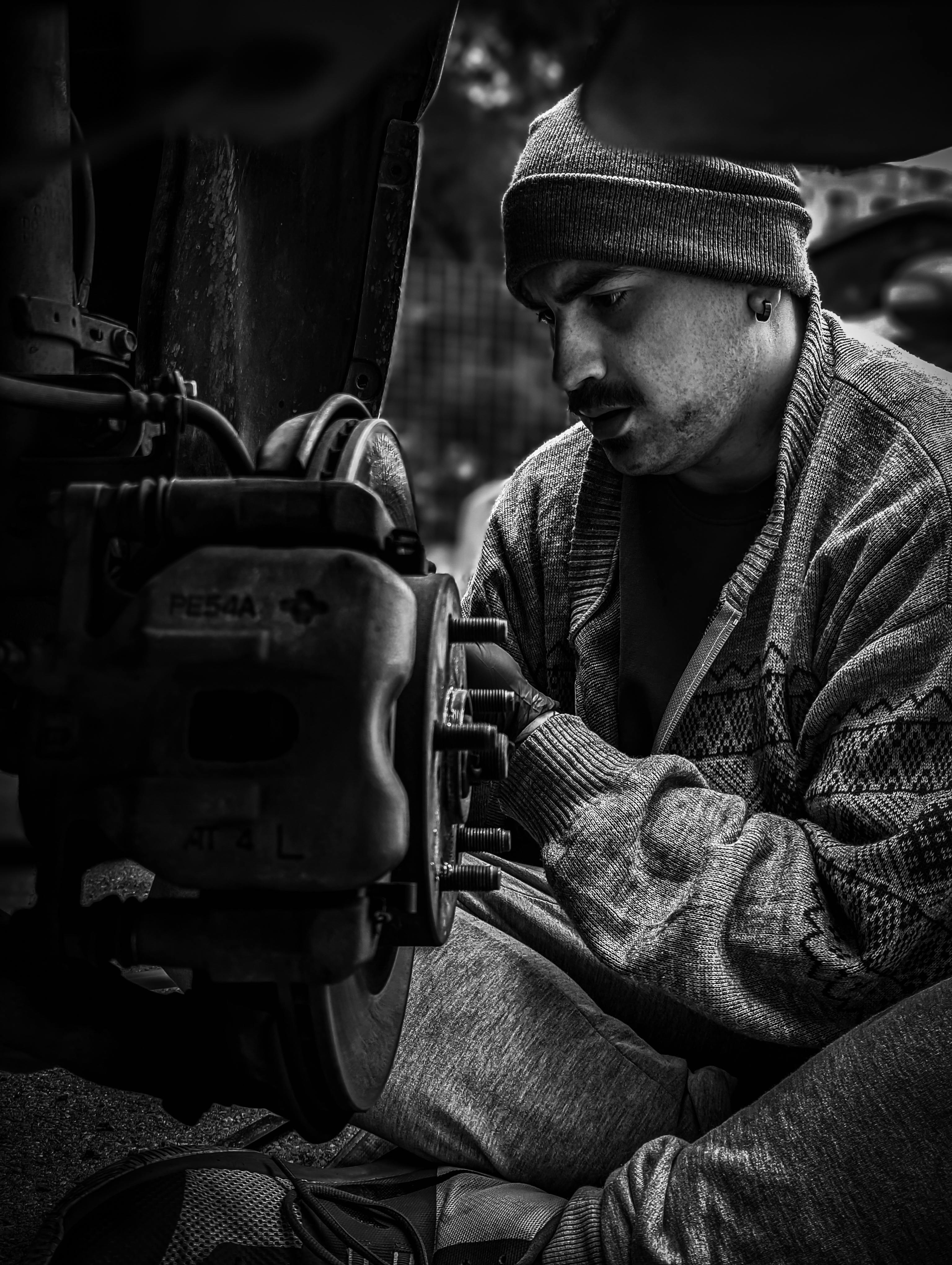 Foto de stock gratuita sobre arreglando, fotos en blanco y negro, coche ...