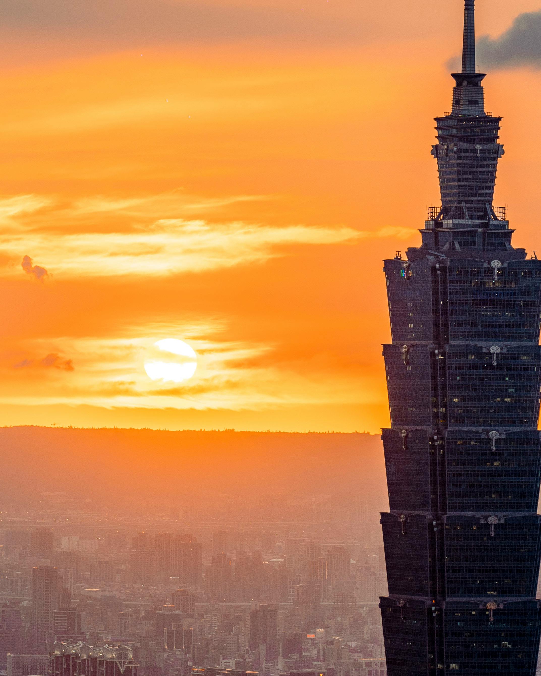 View of the Taipei 101 Observatory and the City at Sunset, Taipei ...
