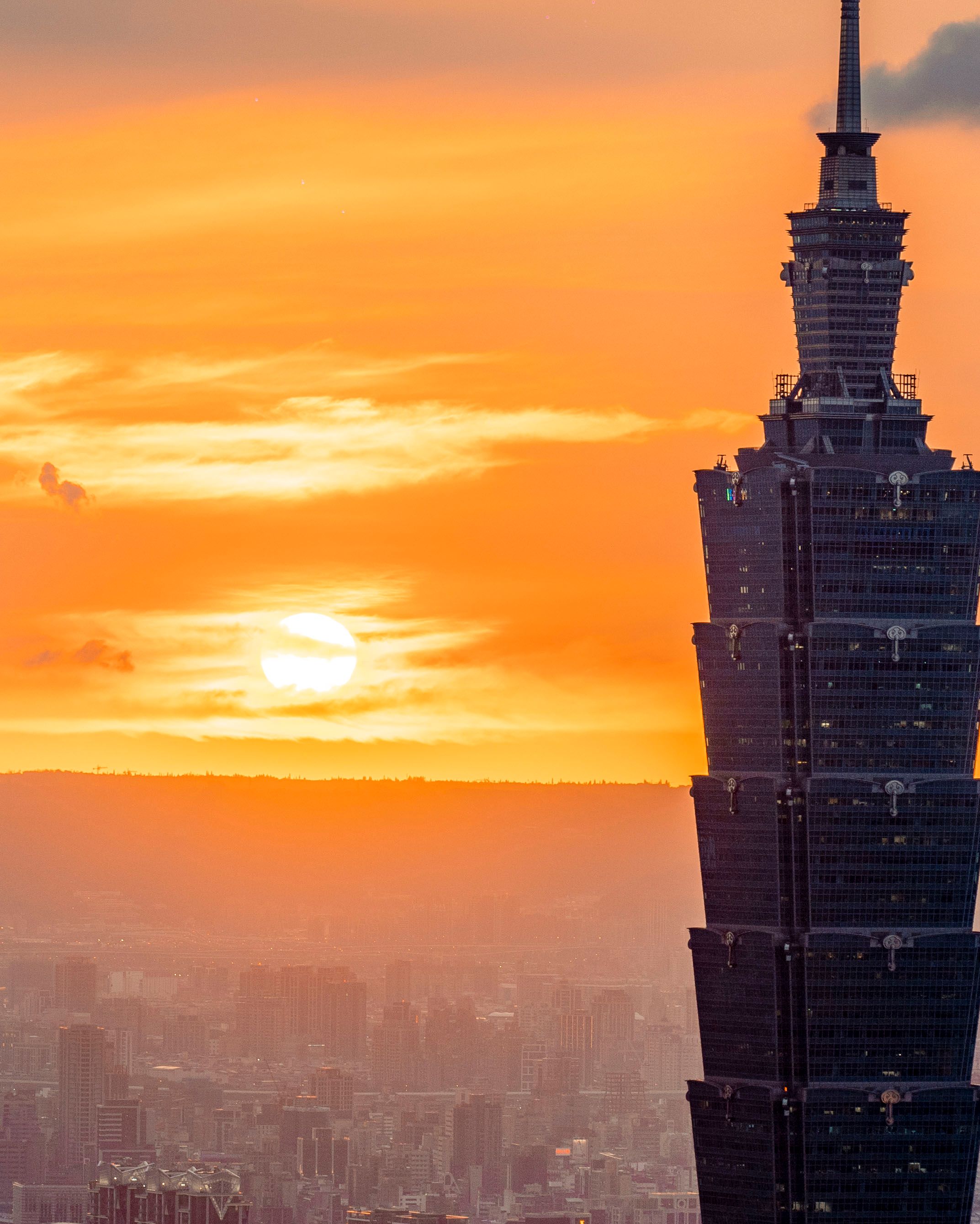 Taipei 101 At Sunset Hiking In Taipei: 4 Alternatives To Elephant