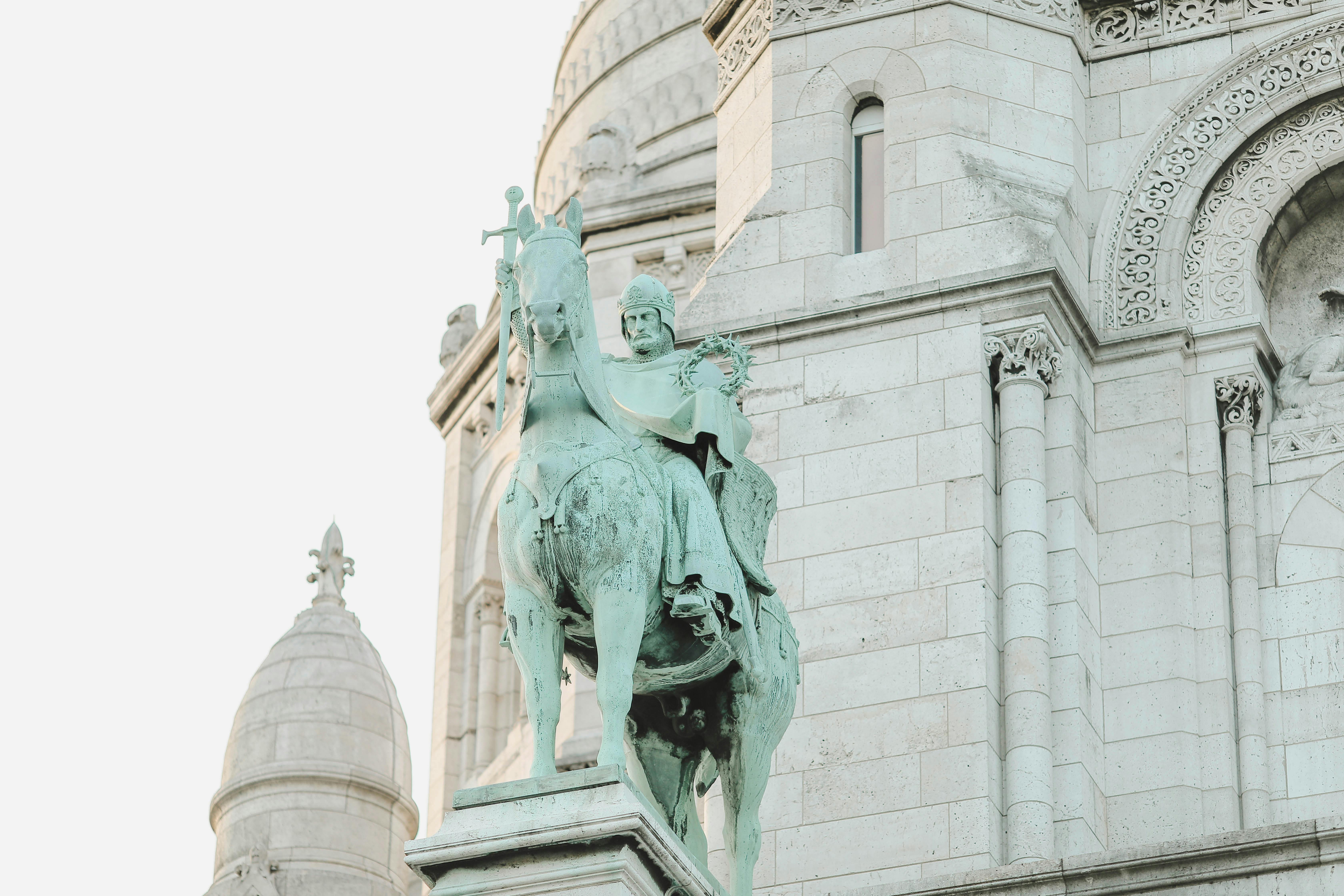 Equestrian statue of Louis IX by Sacre Coeur · Free Stock Photo