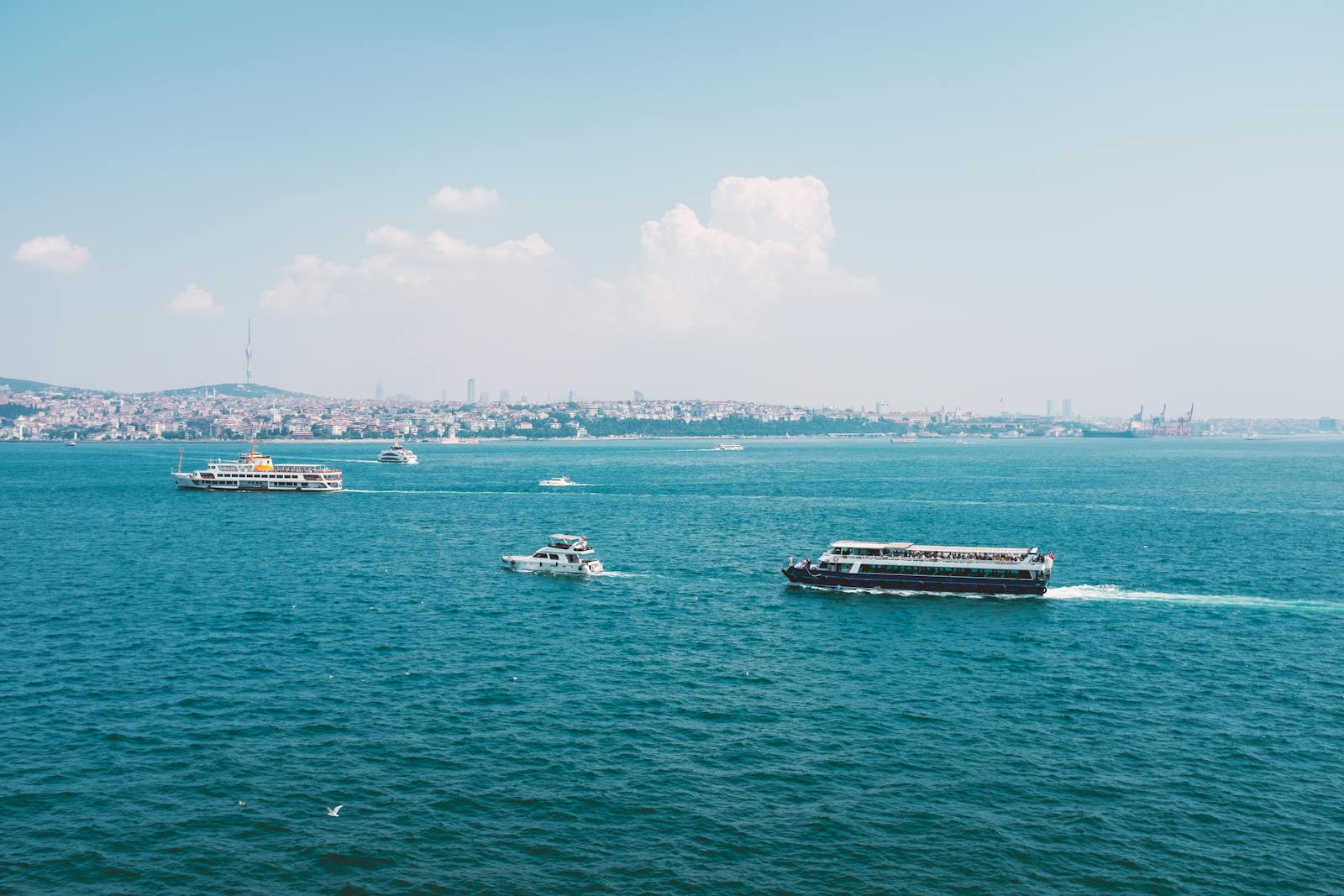 Sea Traffic Photos, Download The BEST Free Sea Traffic Stock Photos ...