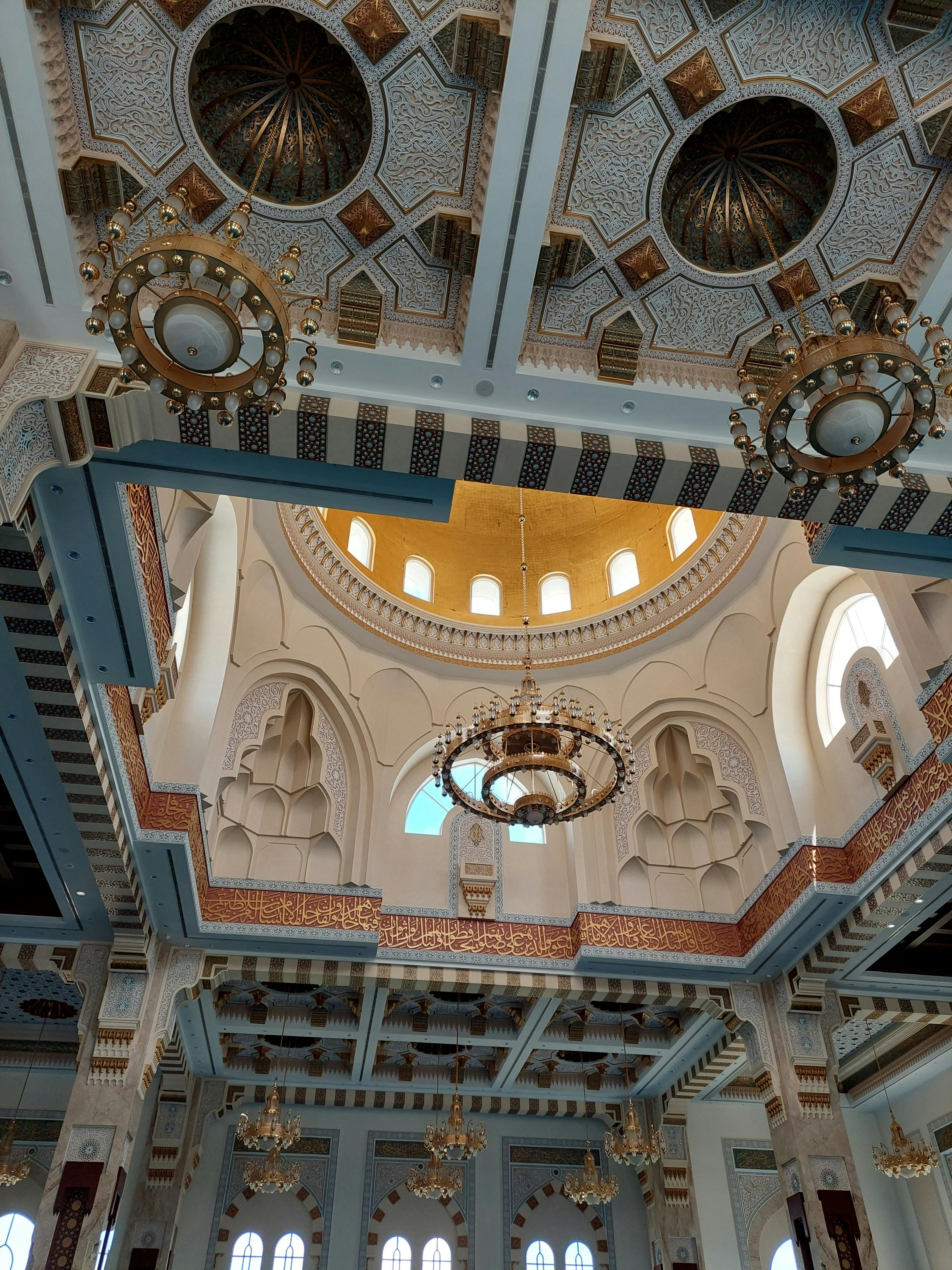 Ornate Ceiling of the Masjid Sri Sendayan, Seremban, Malaysia · Free ...