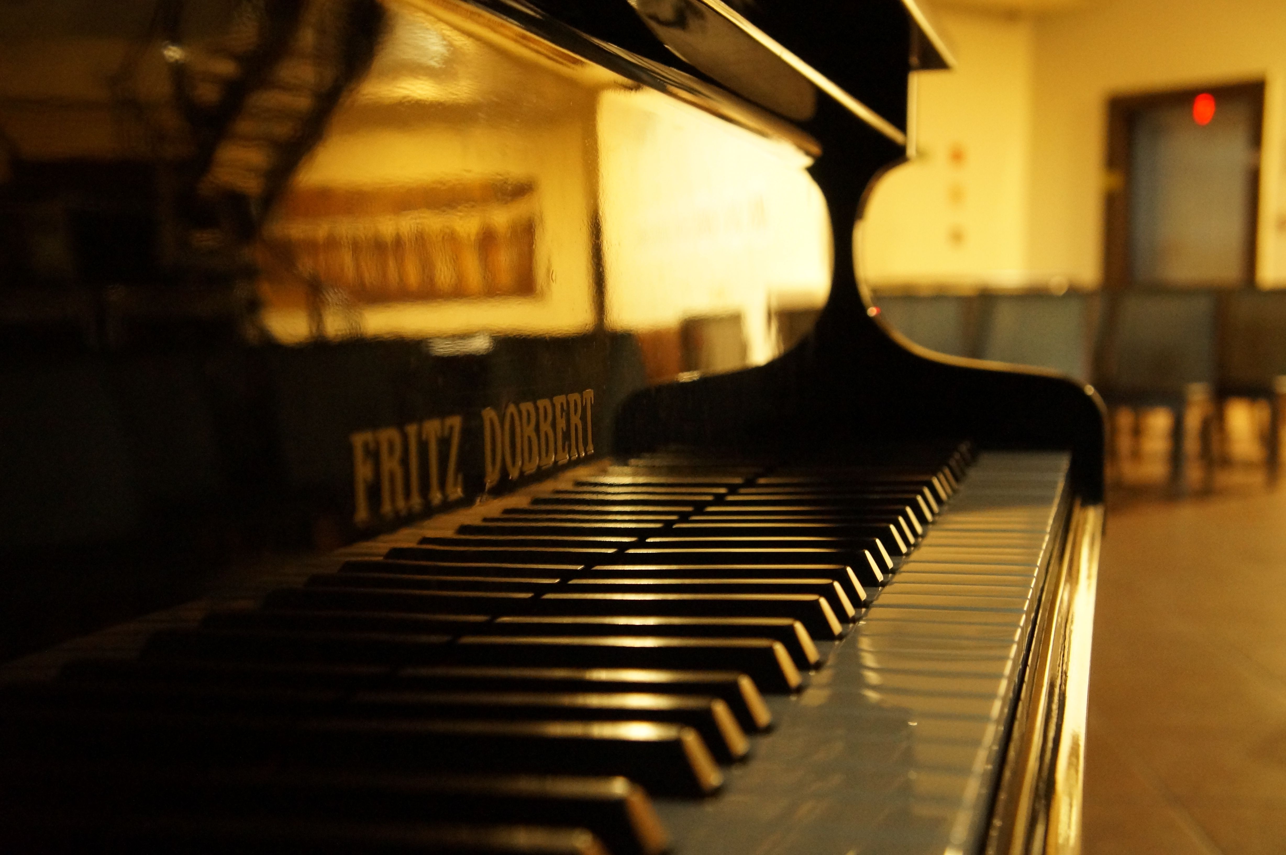 Closeup of Piano Keyboard · Free Stock Photo