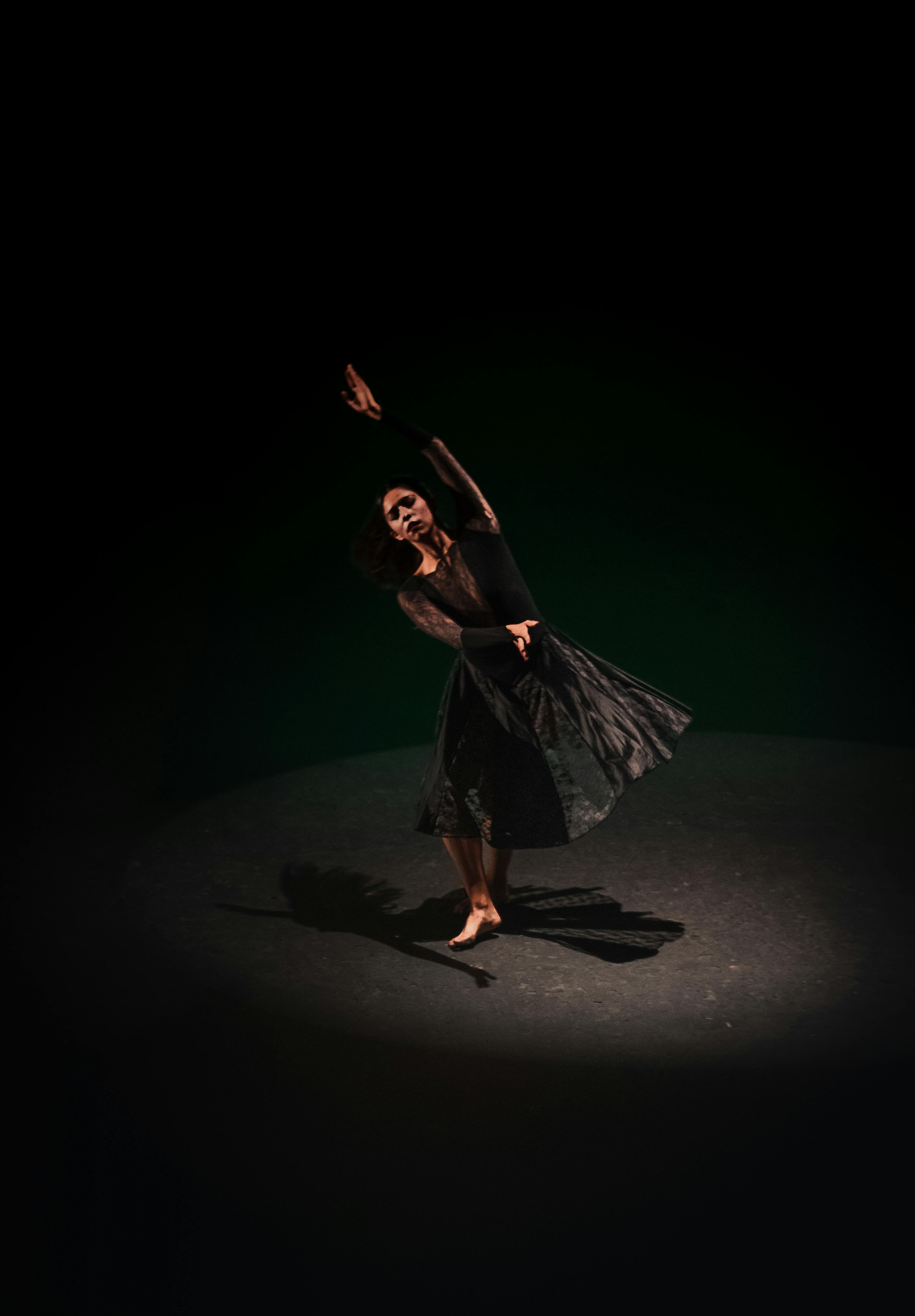 Dancer on Stage · Free Stock Photo