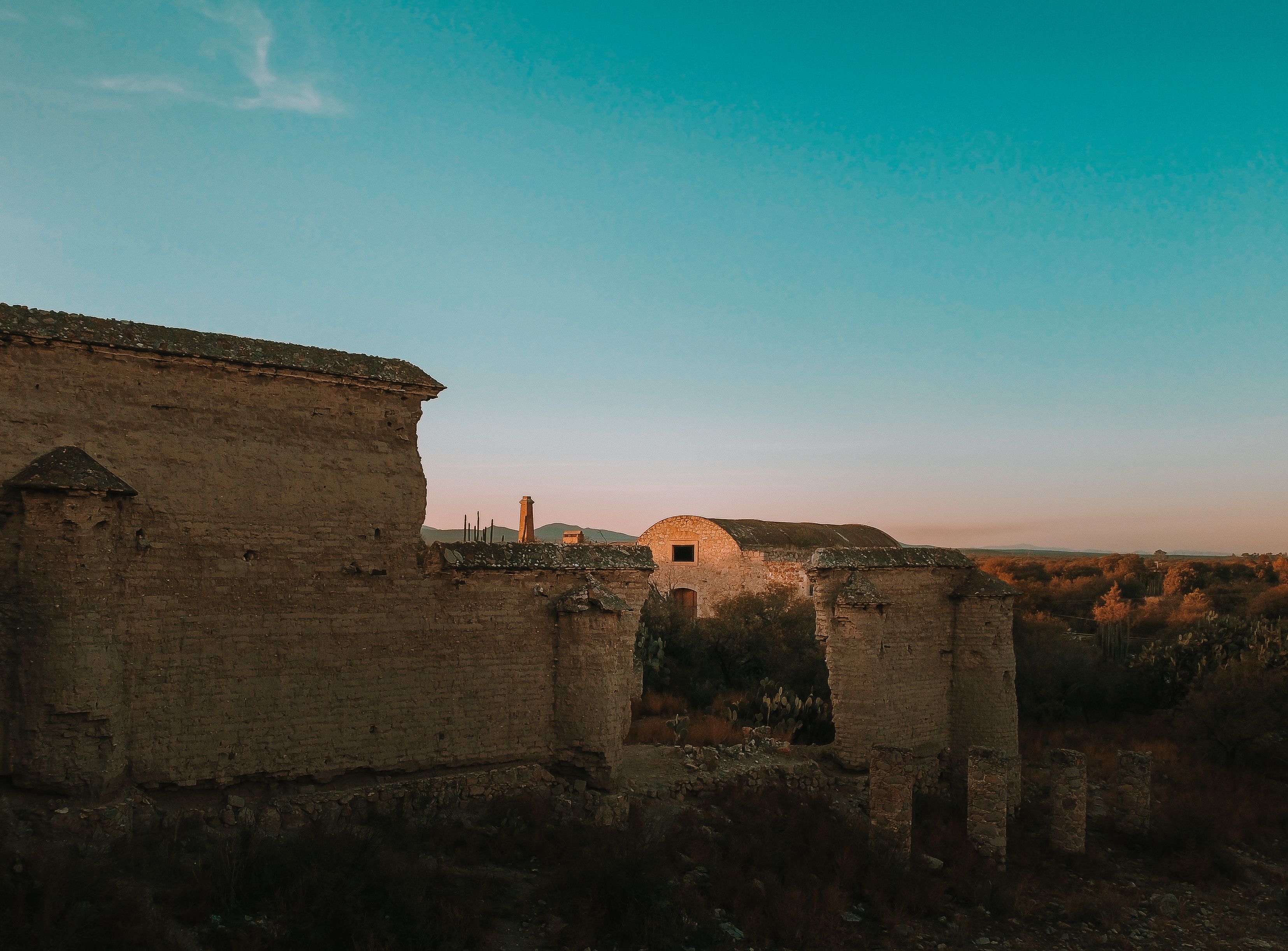 Old Ruins at Dawn · Free Stock Photo