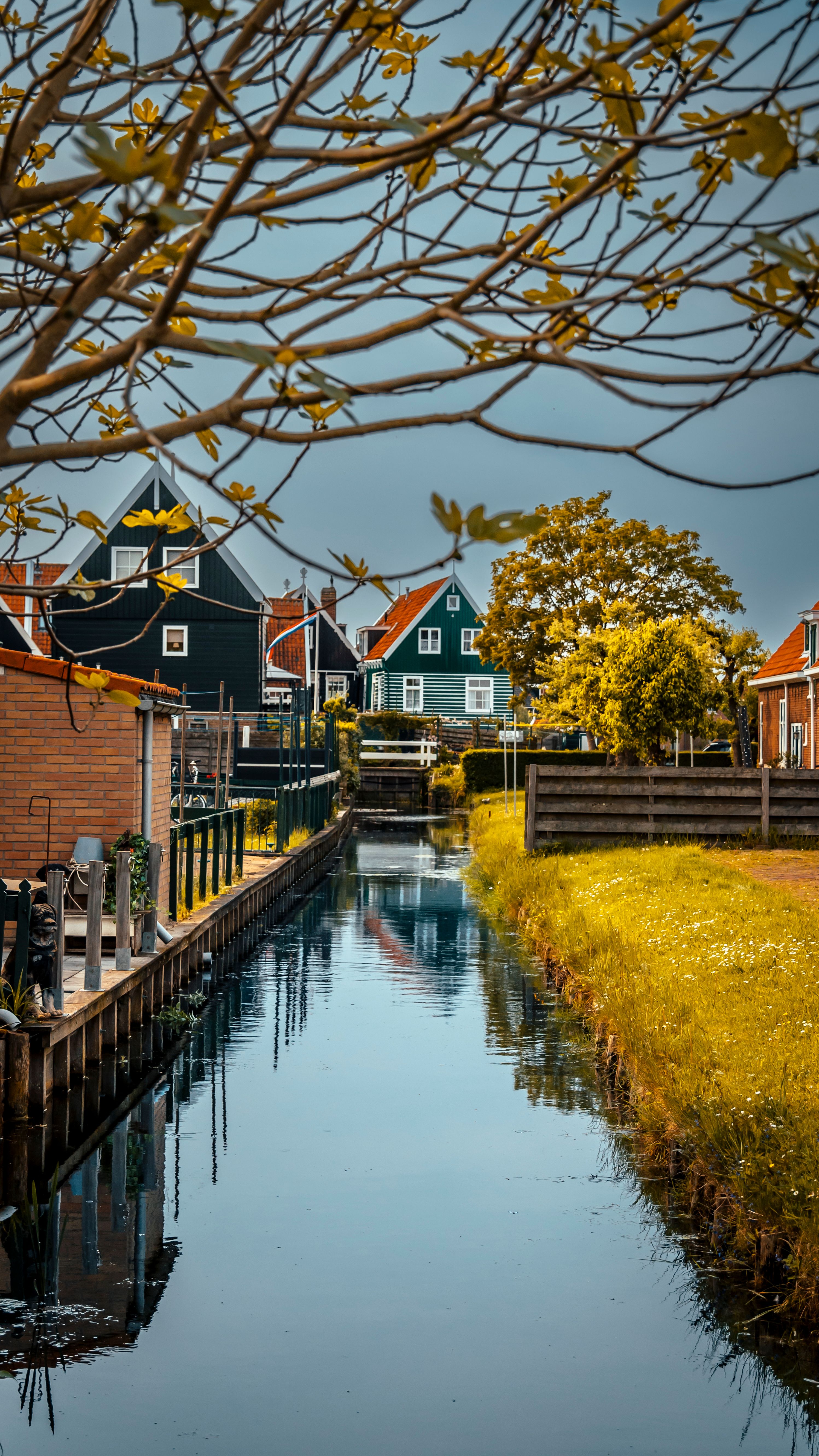 Canal in Town · Free Stock Photo