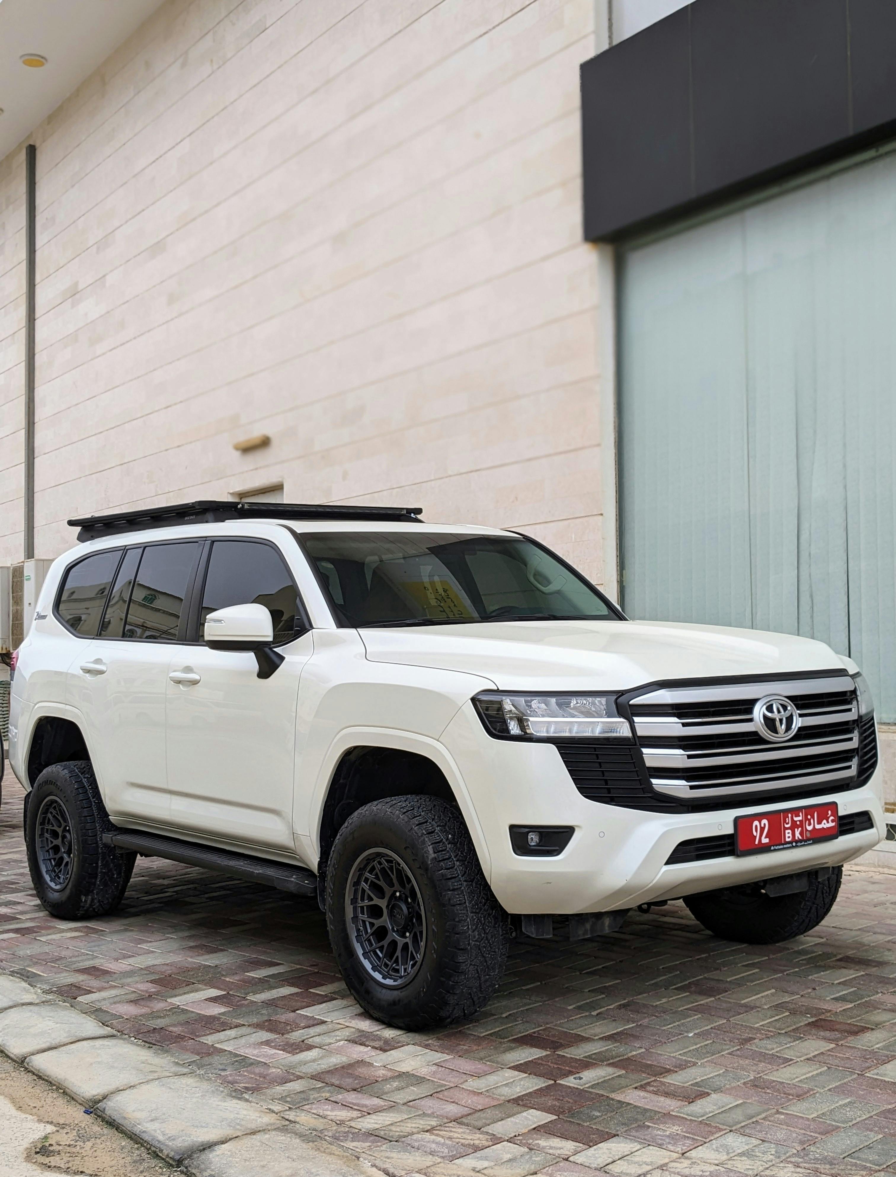 Gcc Car Photos, Download The BEST Free Gcc Car Stock Photos & HD Images