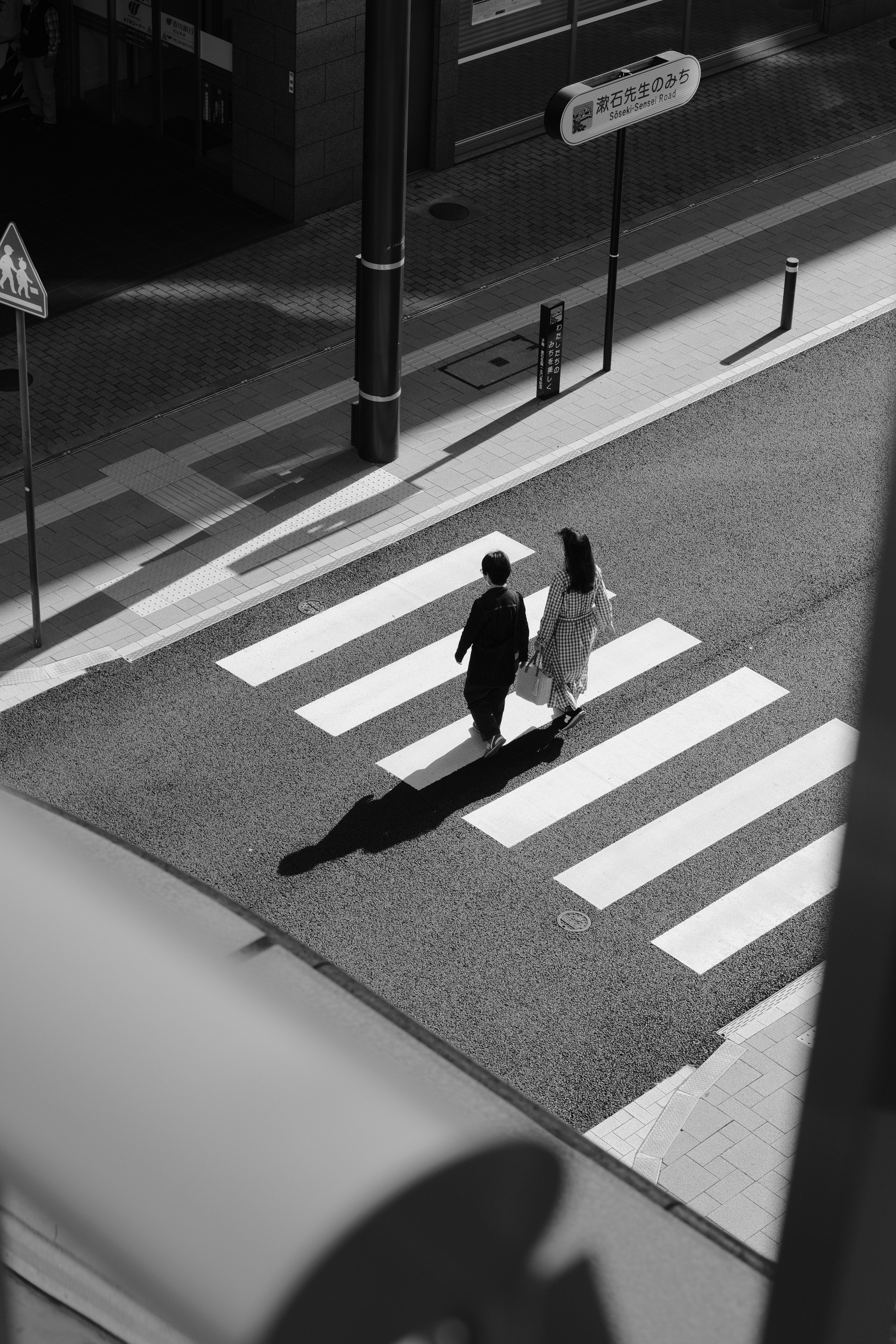 High Angle View of Women Crossing the Street in a City · Free Stock Photo