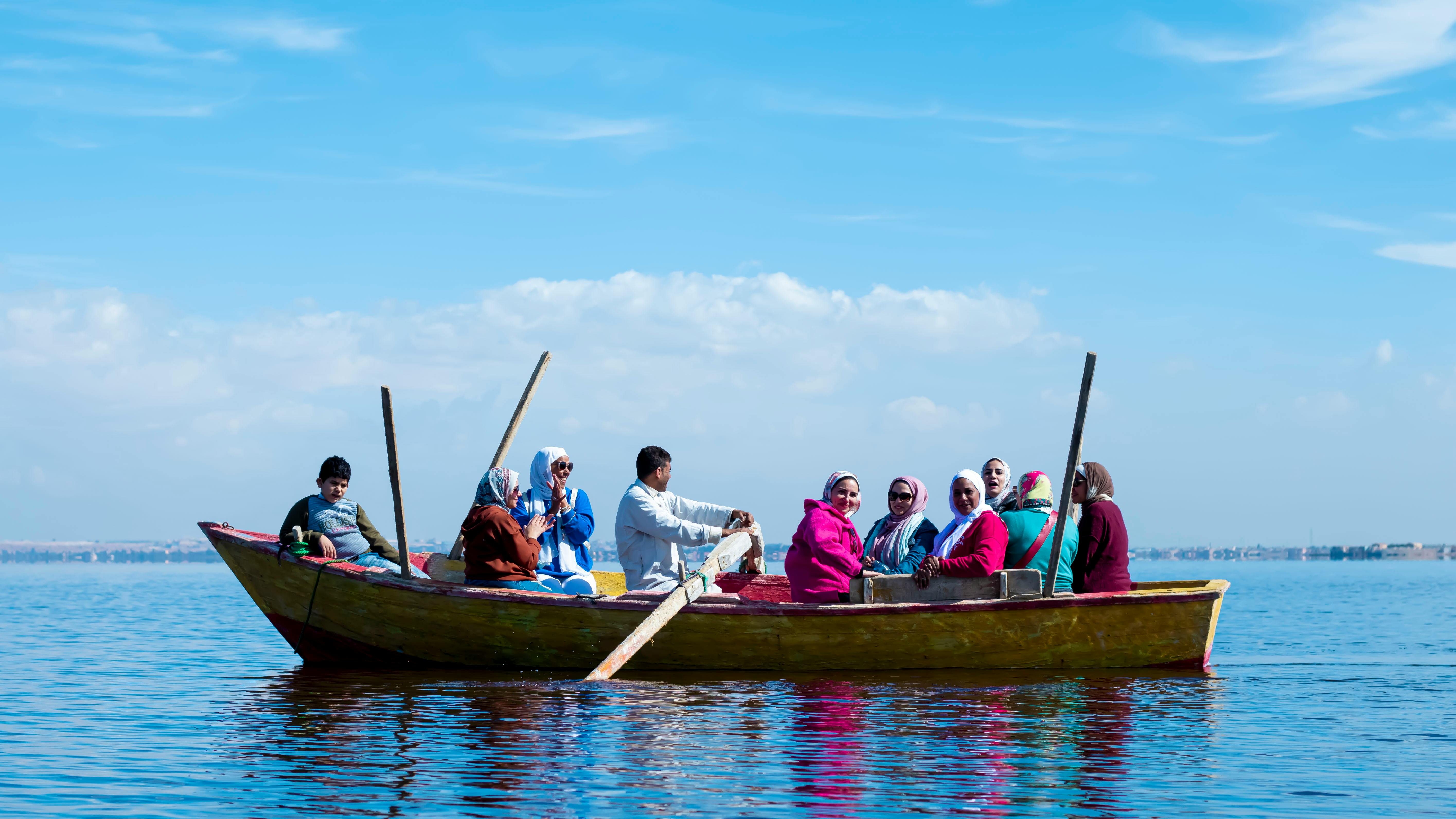 People in a Boat · Free Stock Photo
