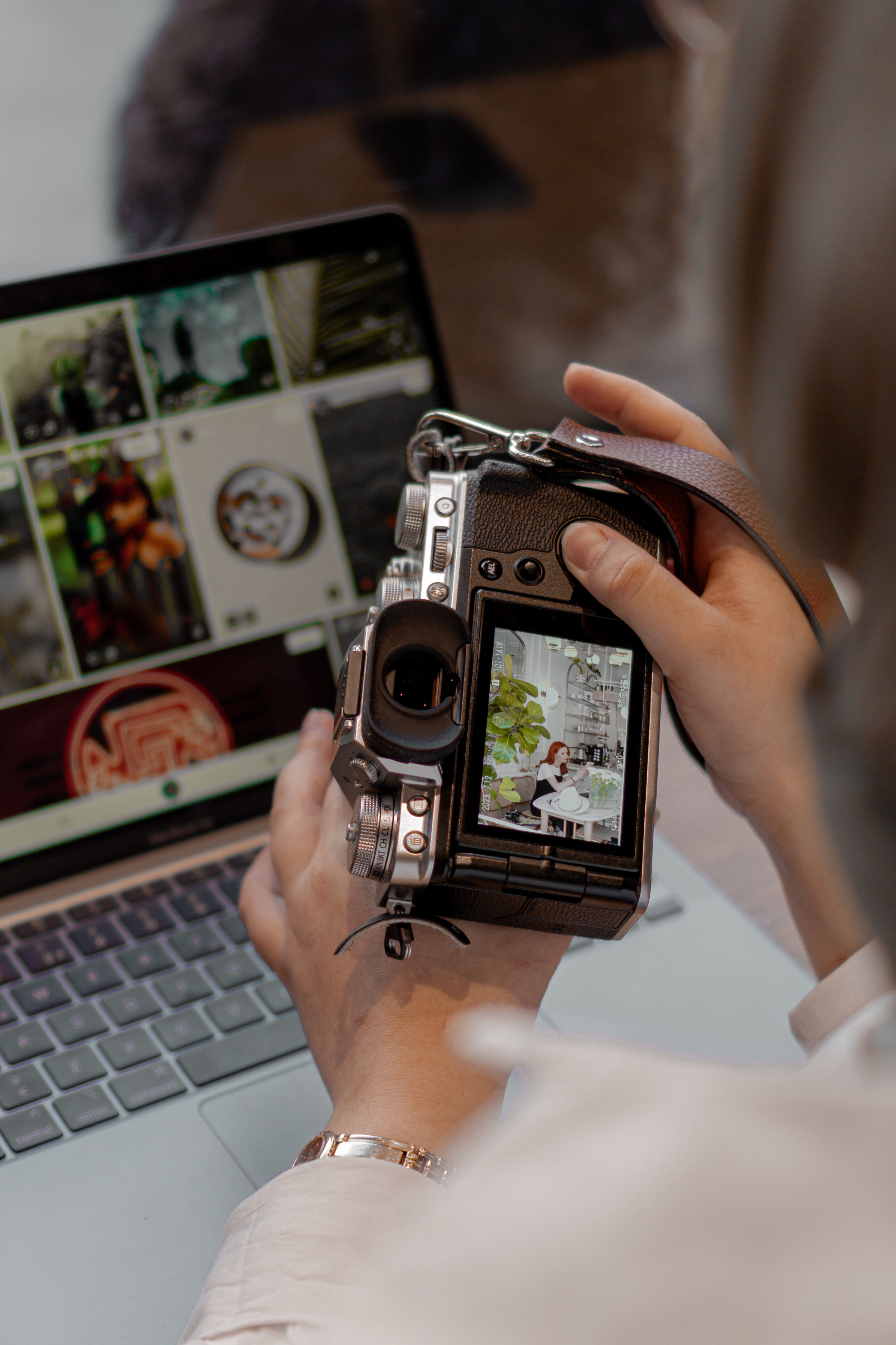 Shallow Focus Photography of Magnifying Glass With Black Frame · Free ...