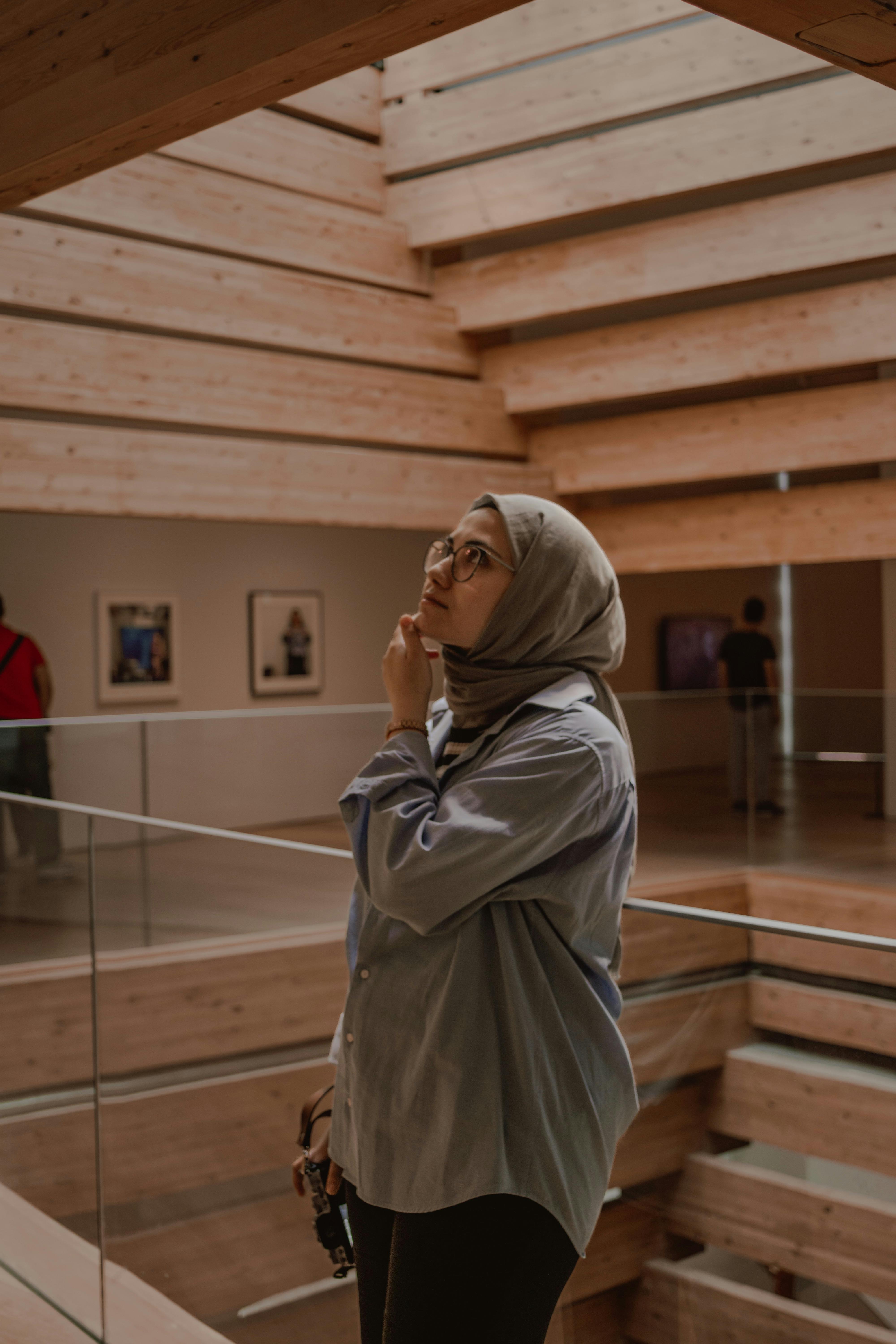 Museum Visitor Photos, Download The BEST Free Museum Visitor Stock ...