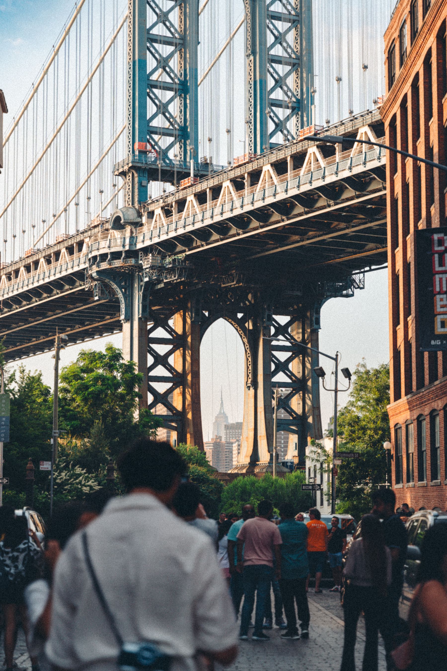 People on Street with Brooklyn Bridge · Free Stock Photo
