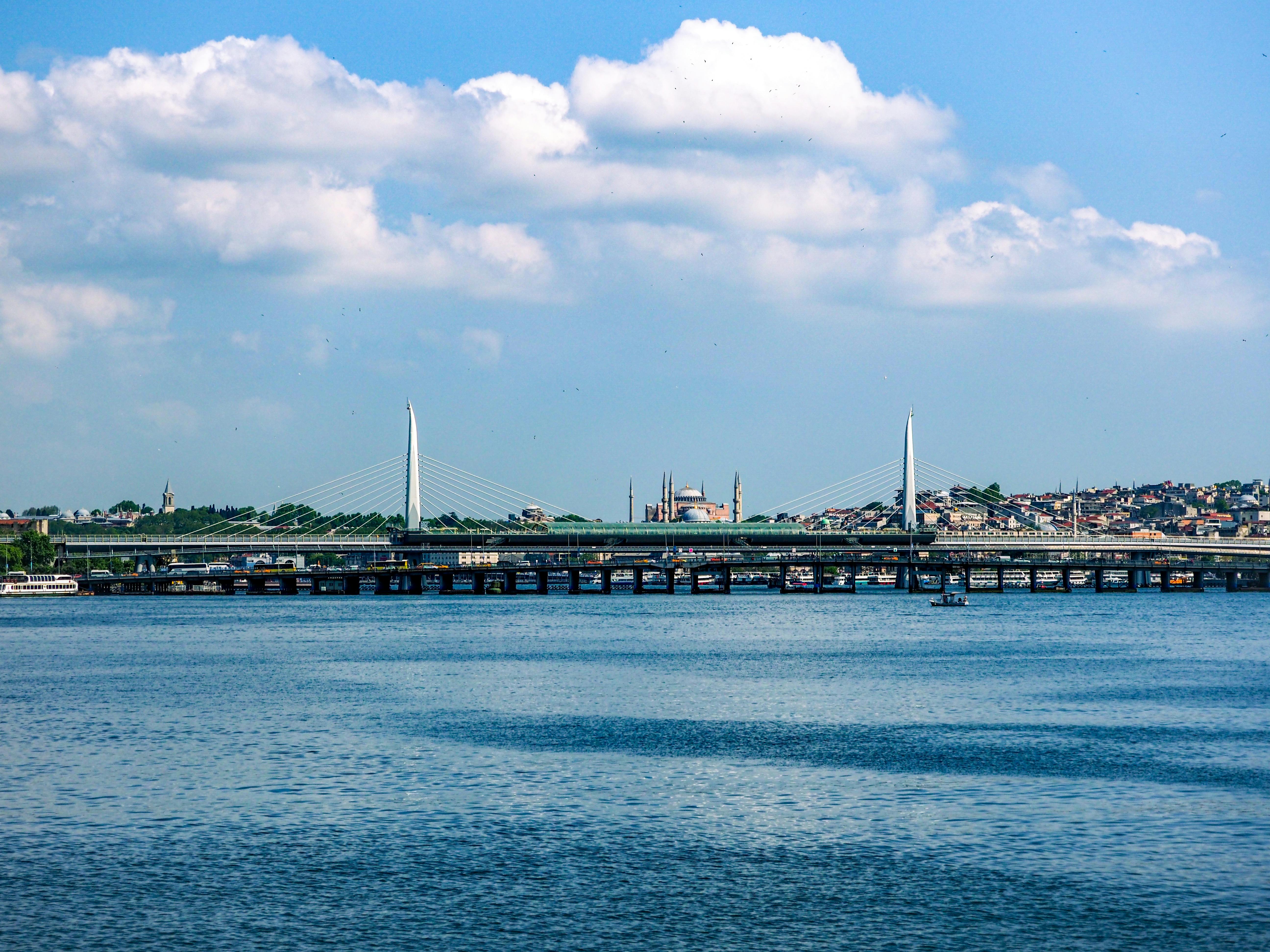 Sea Coast with Halic Bridge in Istanbul · Free Stock Photo