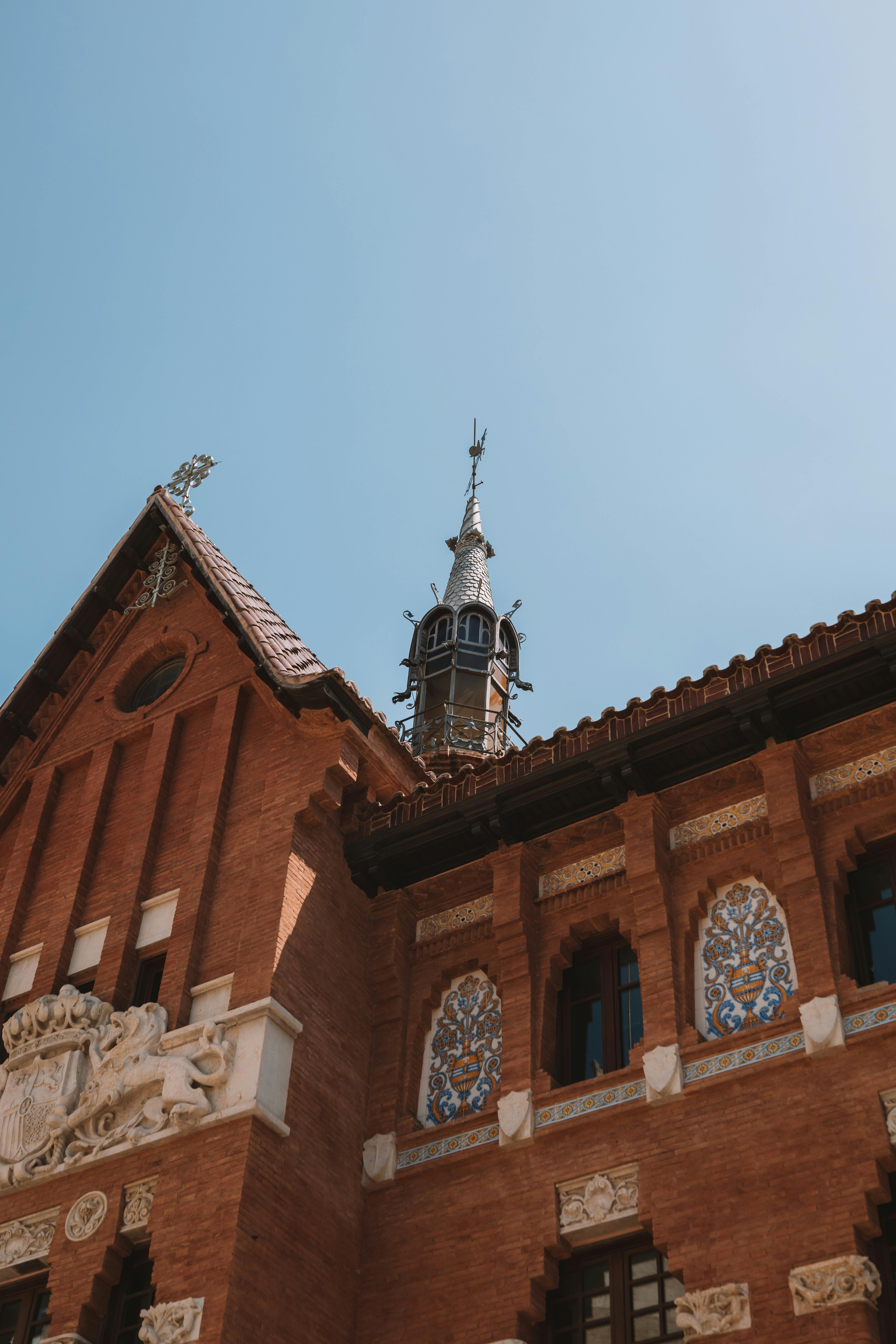Traditional Brick Building · Free Stock Photo