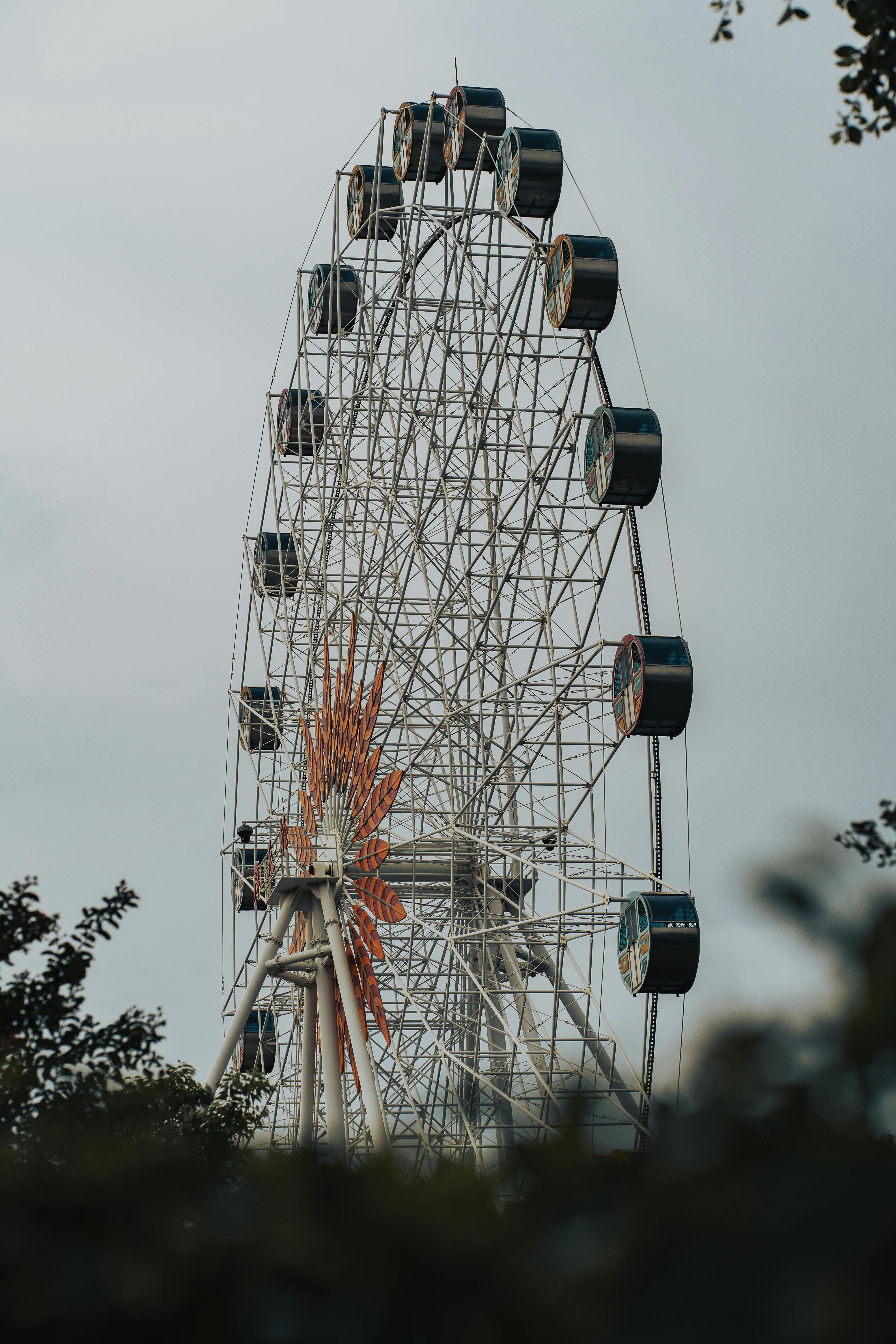 Steel Ferris Wheel · Free Stock Photo