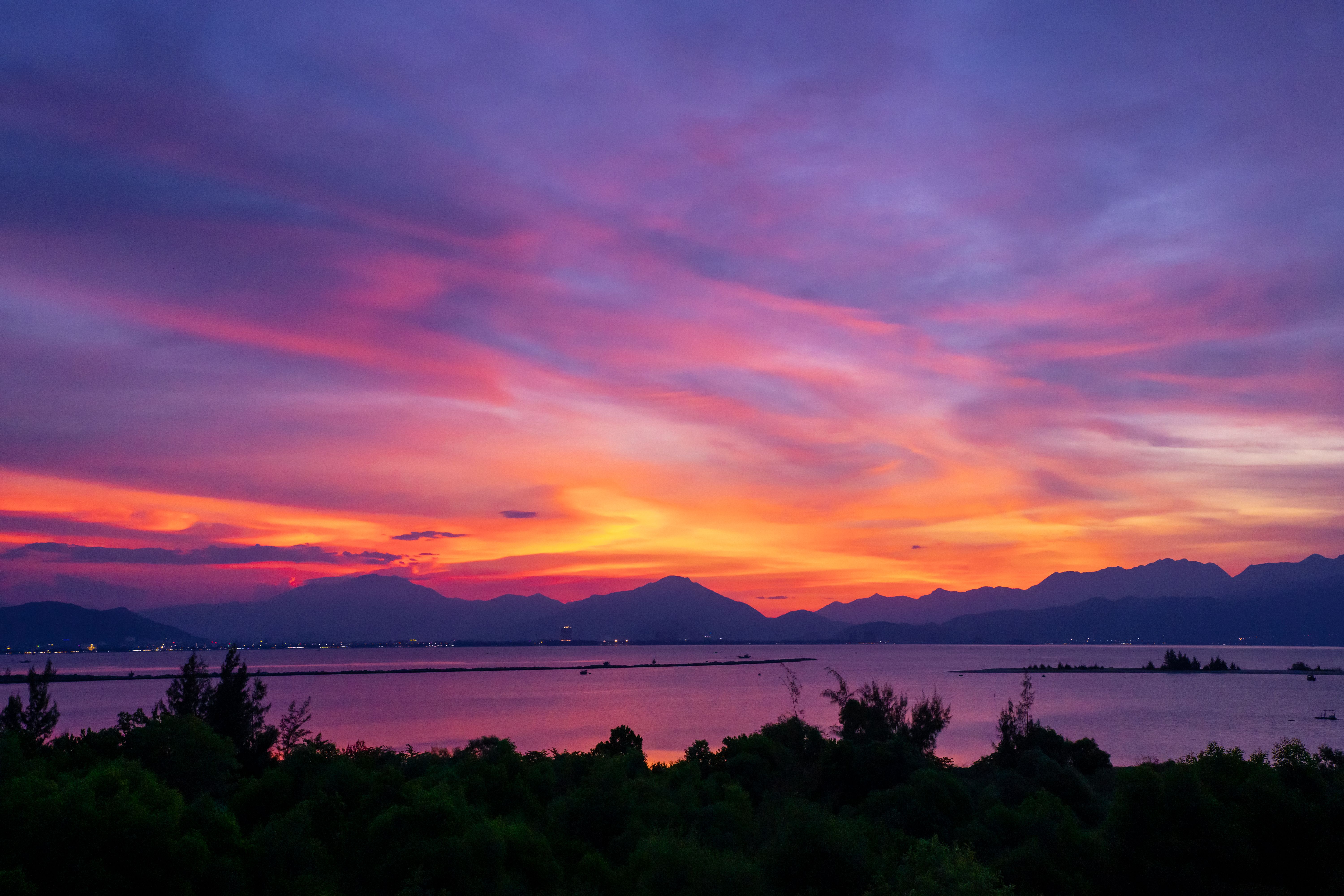 Sunset by the Lake · Free Stock Photo