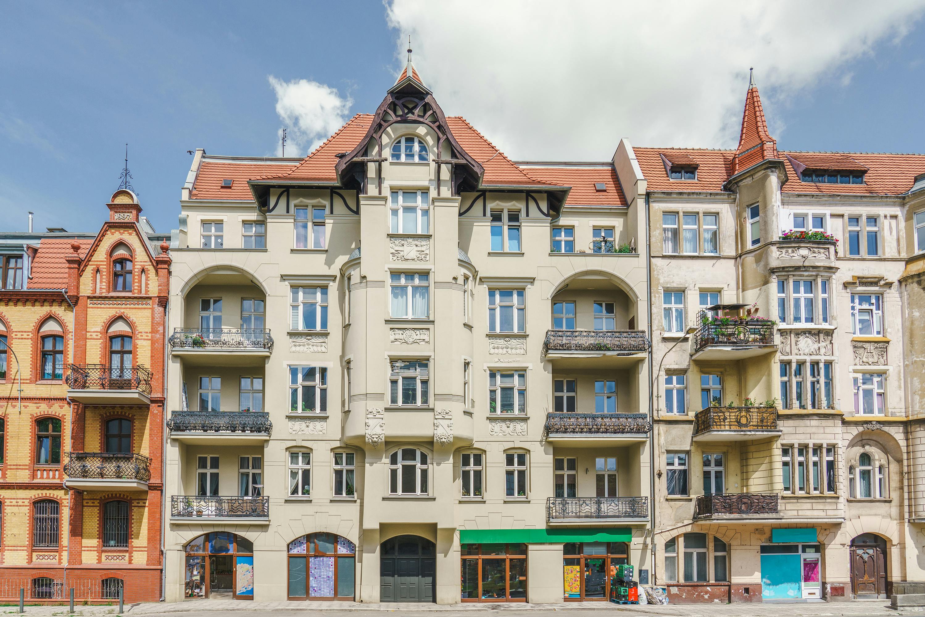 Aging Buildings Photos, Download The BEST Free Aging Buildings Stock ...