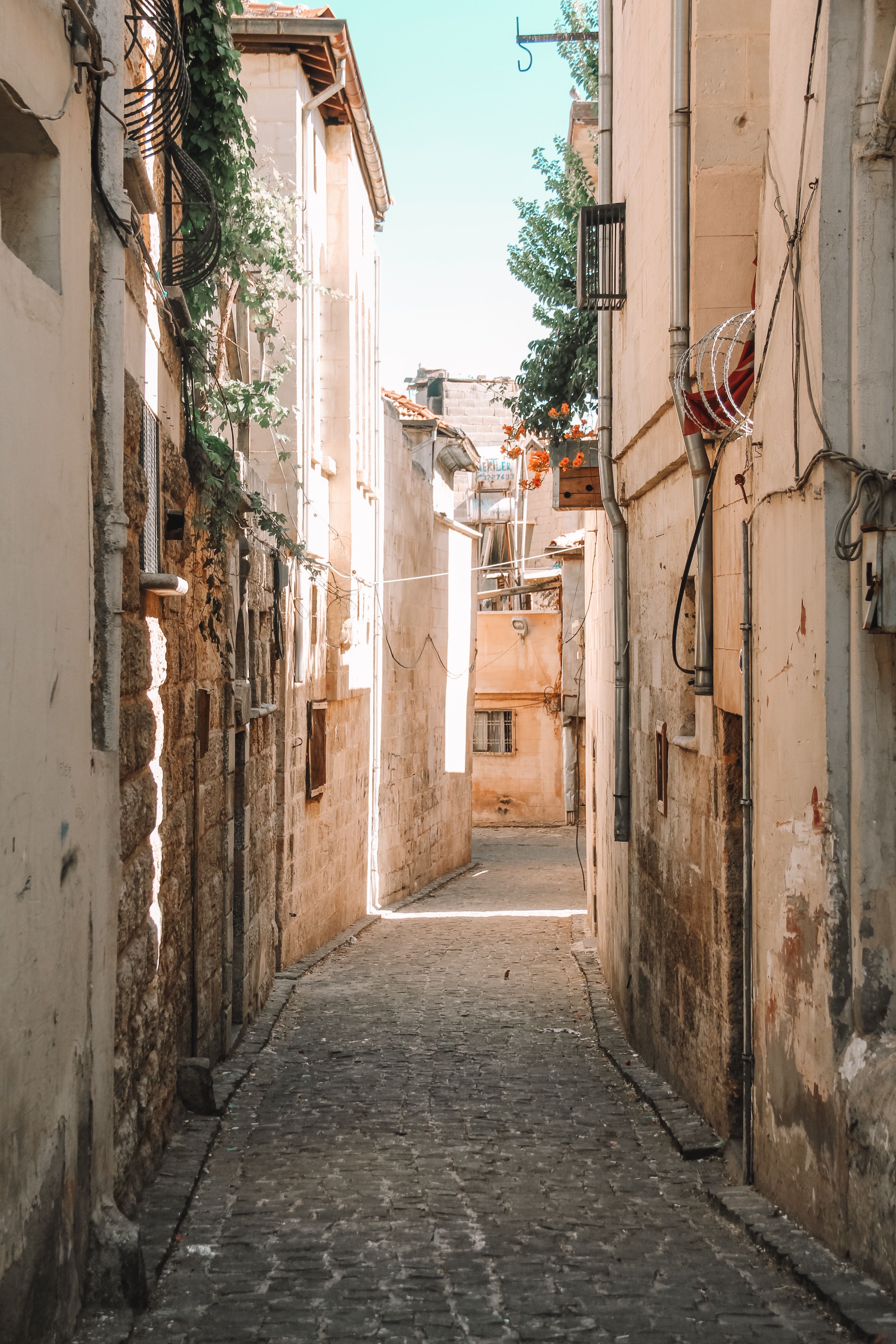 An Alley in a Town · Free Stock Photo