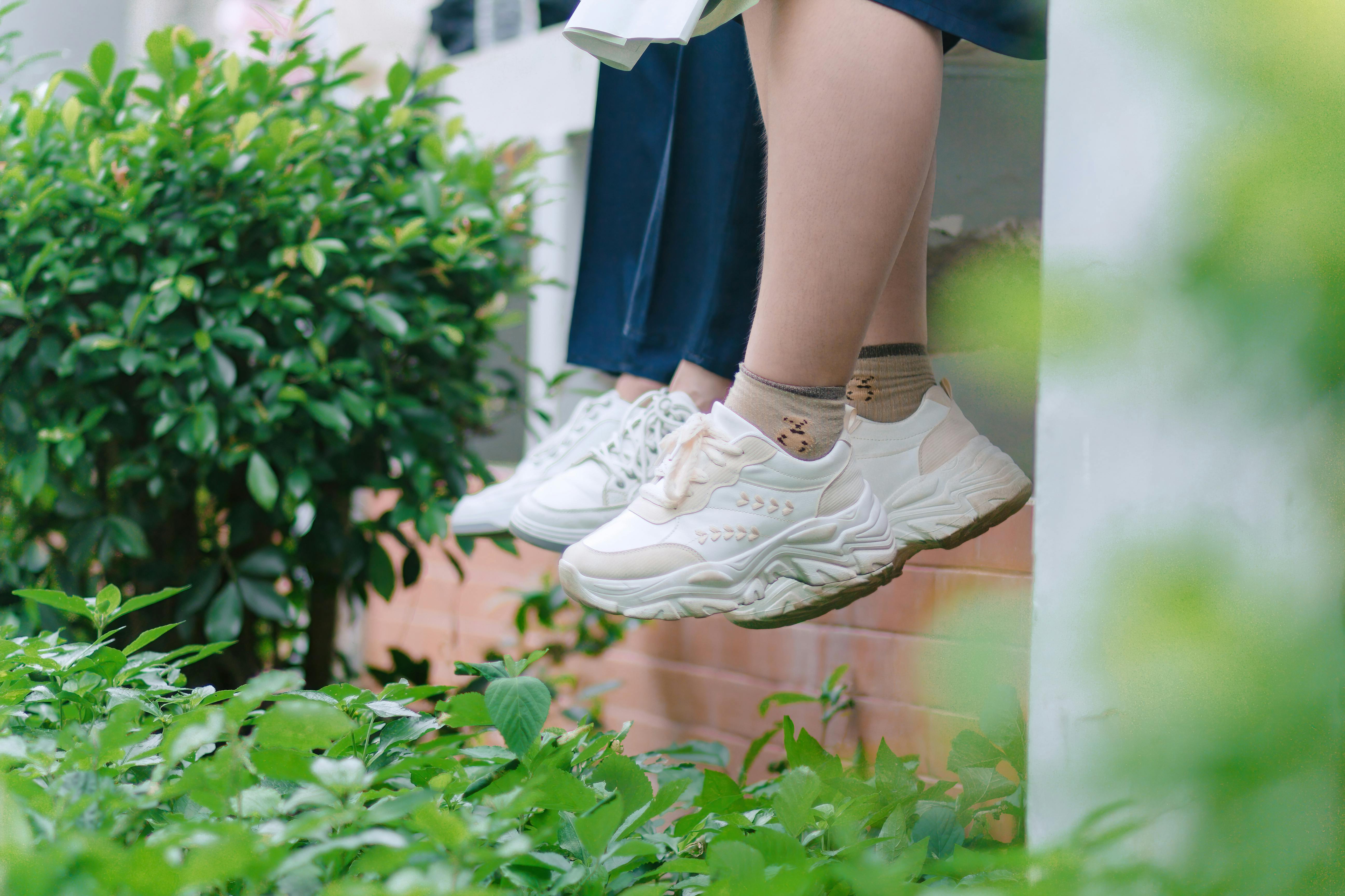 Legs Swinging Photos, Download The BEST Free Legs Swinging Stock Photos ...